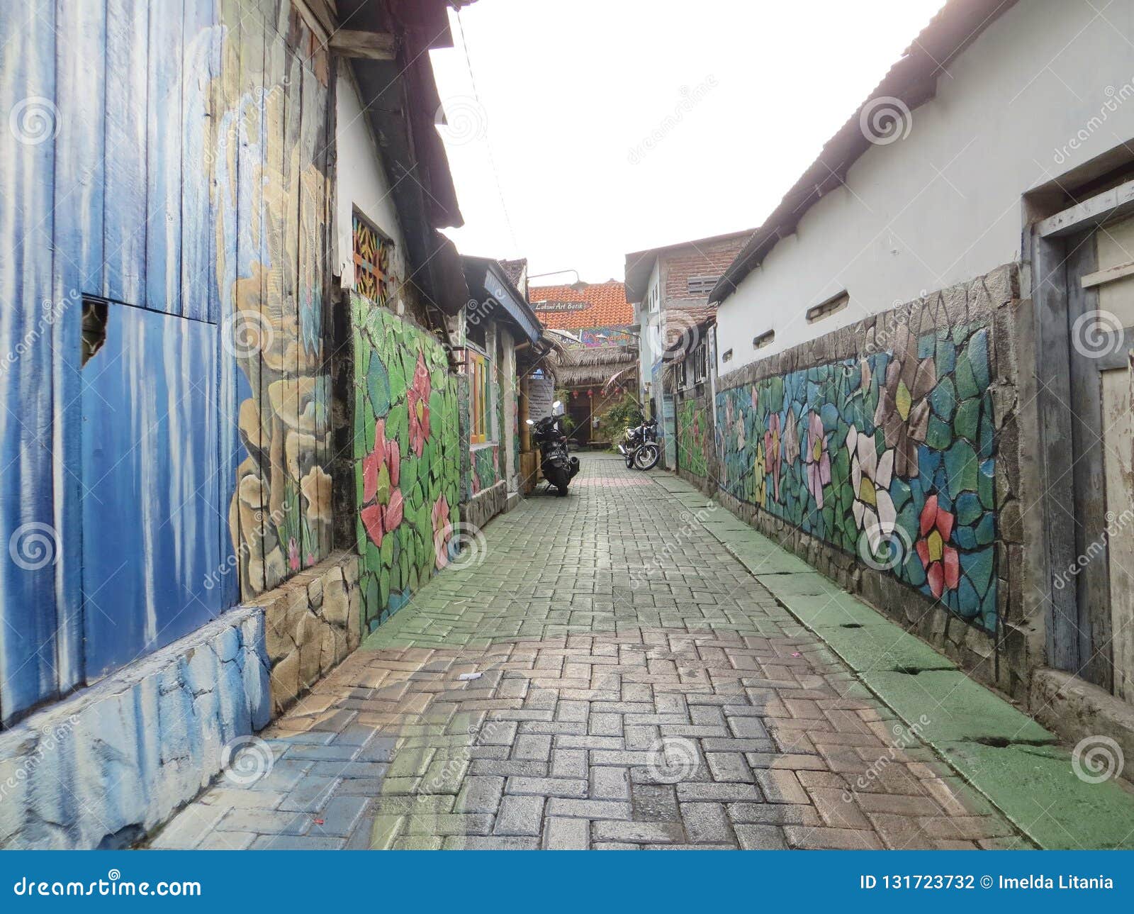 Batik Semarang de Kampung fotografía editorial. Imagen de casas - 131723732