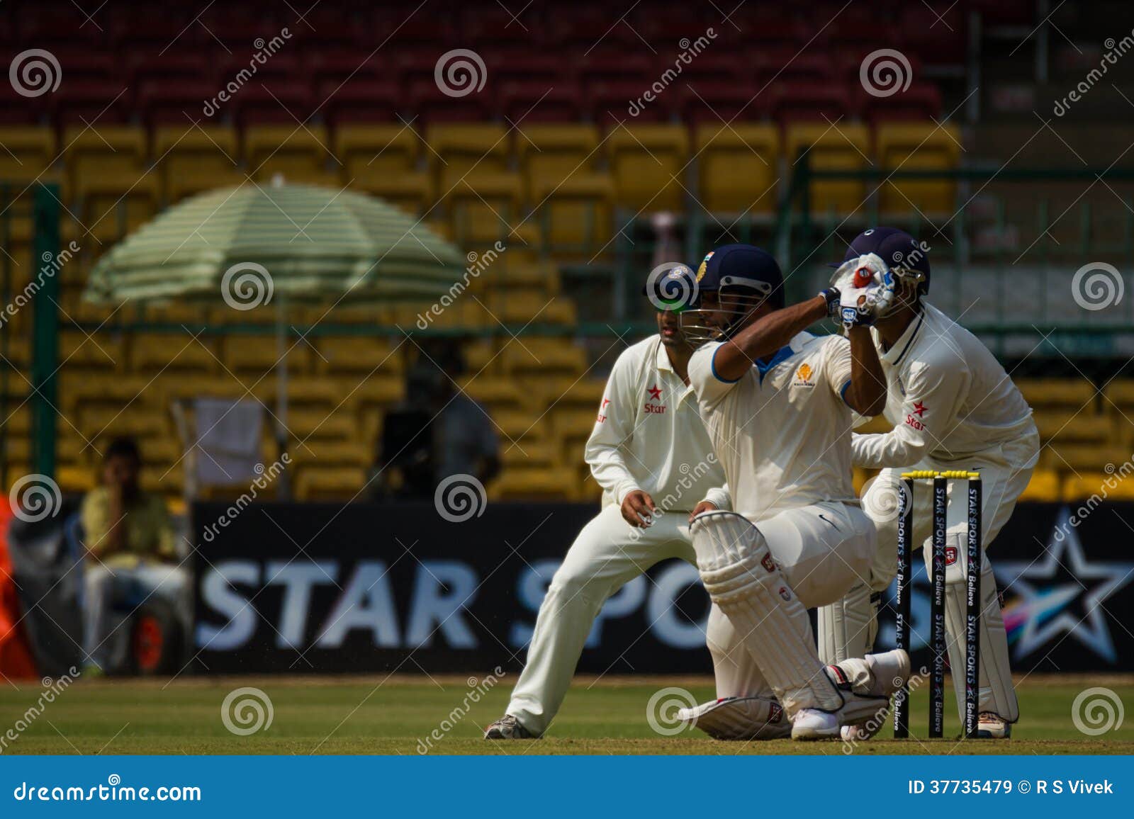 Batsman front foot editorial stock image. Image of stuart - 37735479