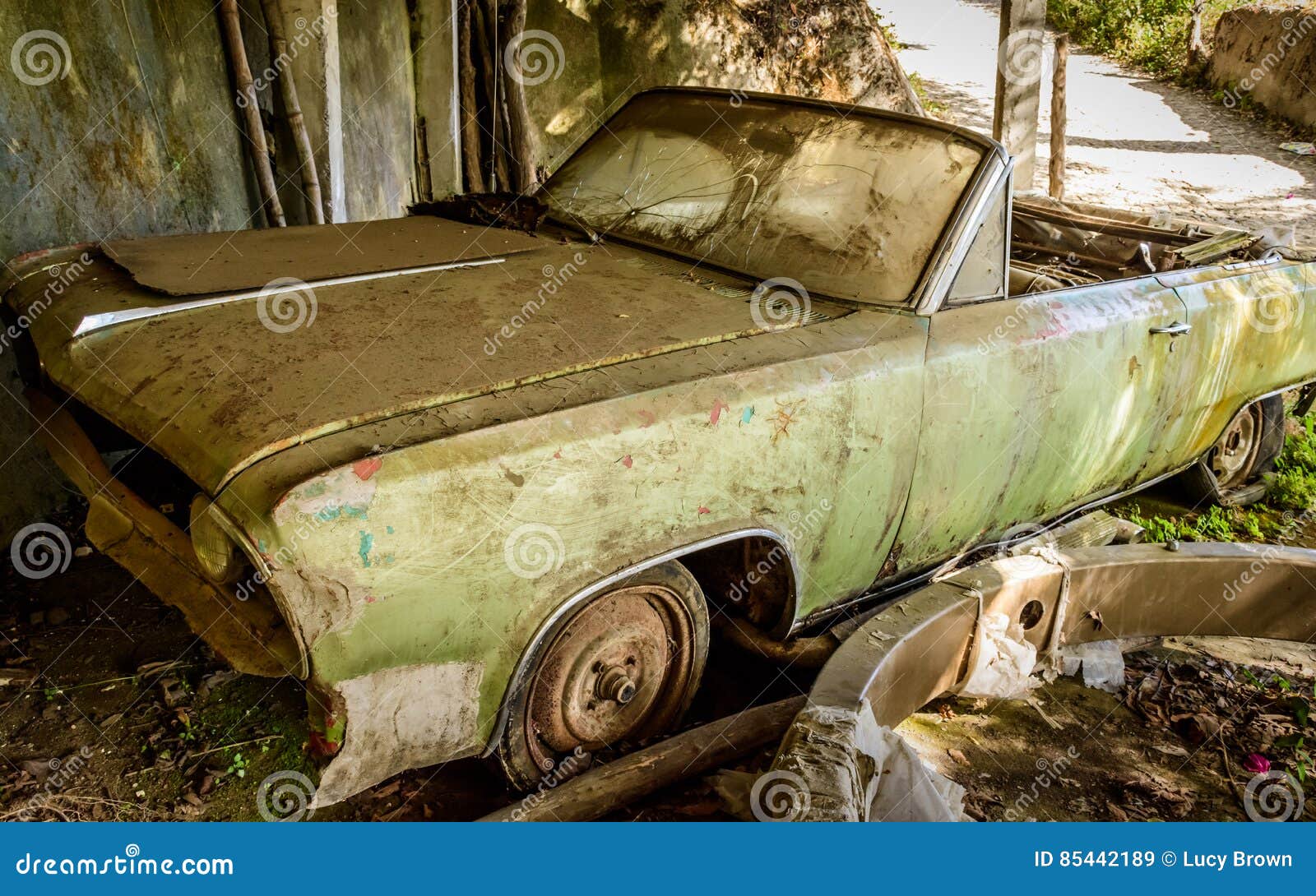 Battered, Abandoned, Old Car Stock Image - Image of flat, antique: 85442189