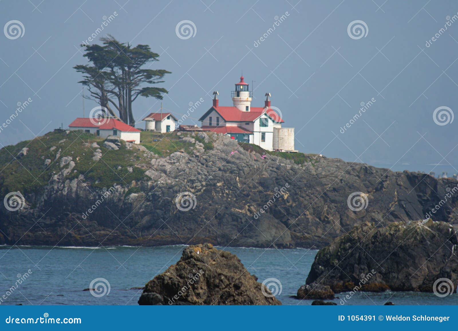 Battery Point Lighthouse stock image. Image of ocean, point - 1054391