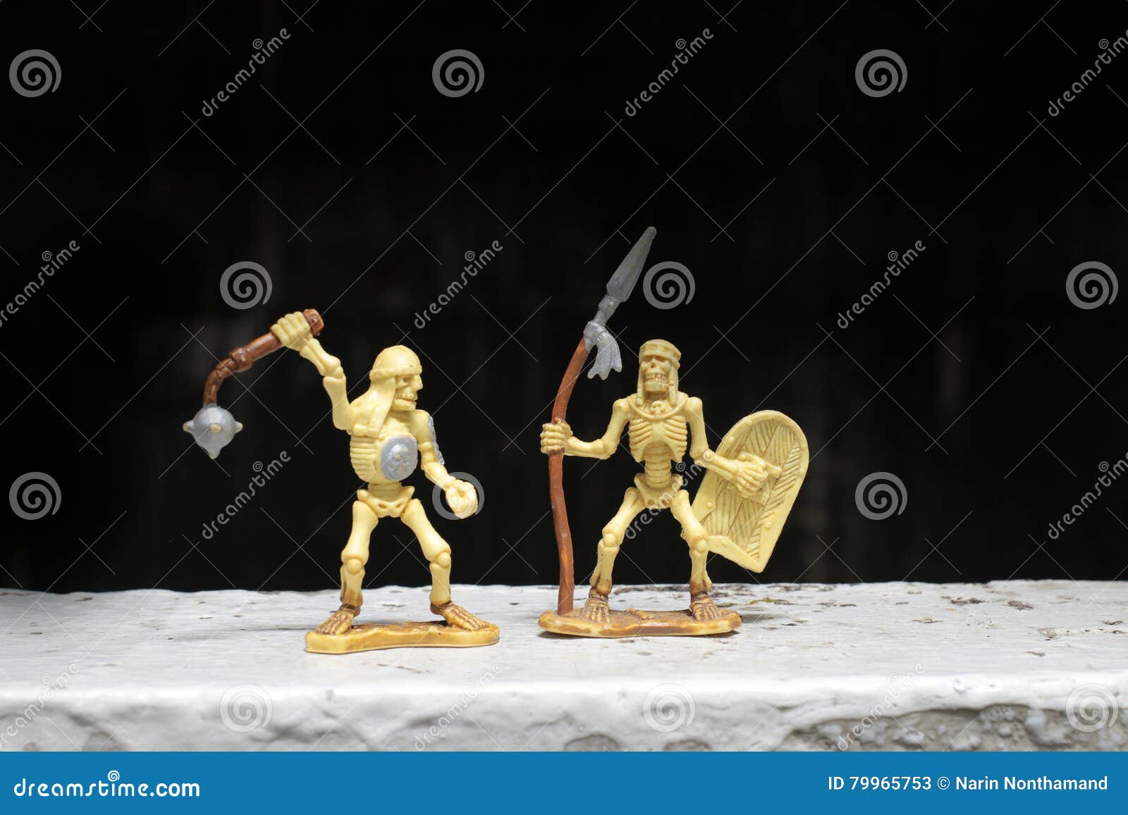 Battle Skeleton with Human Skull in Night Time, Still Life Style Stock ...