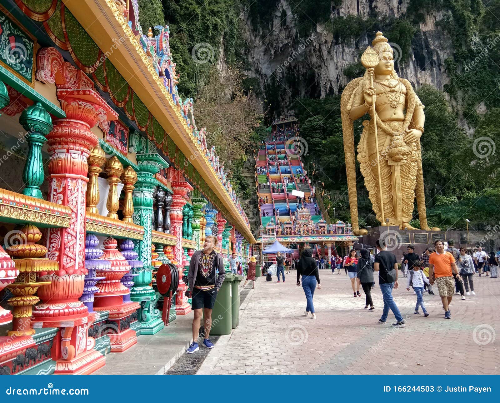 Batu caves editorial stock photo. Image of temples, batu - 166244503
