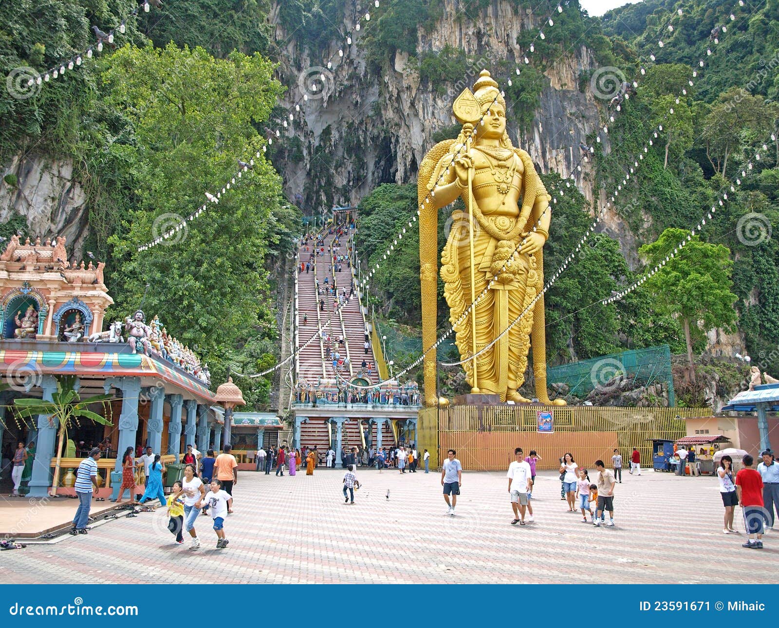 Batu Caves Entrance With Murugan Deity Editorial Image | CartoonDealer ...