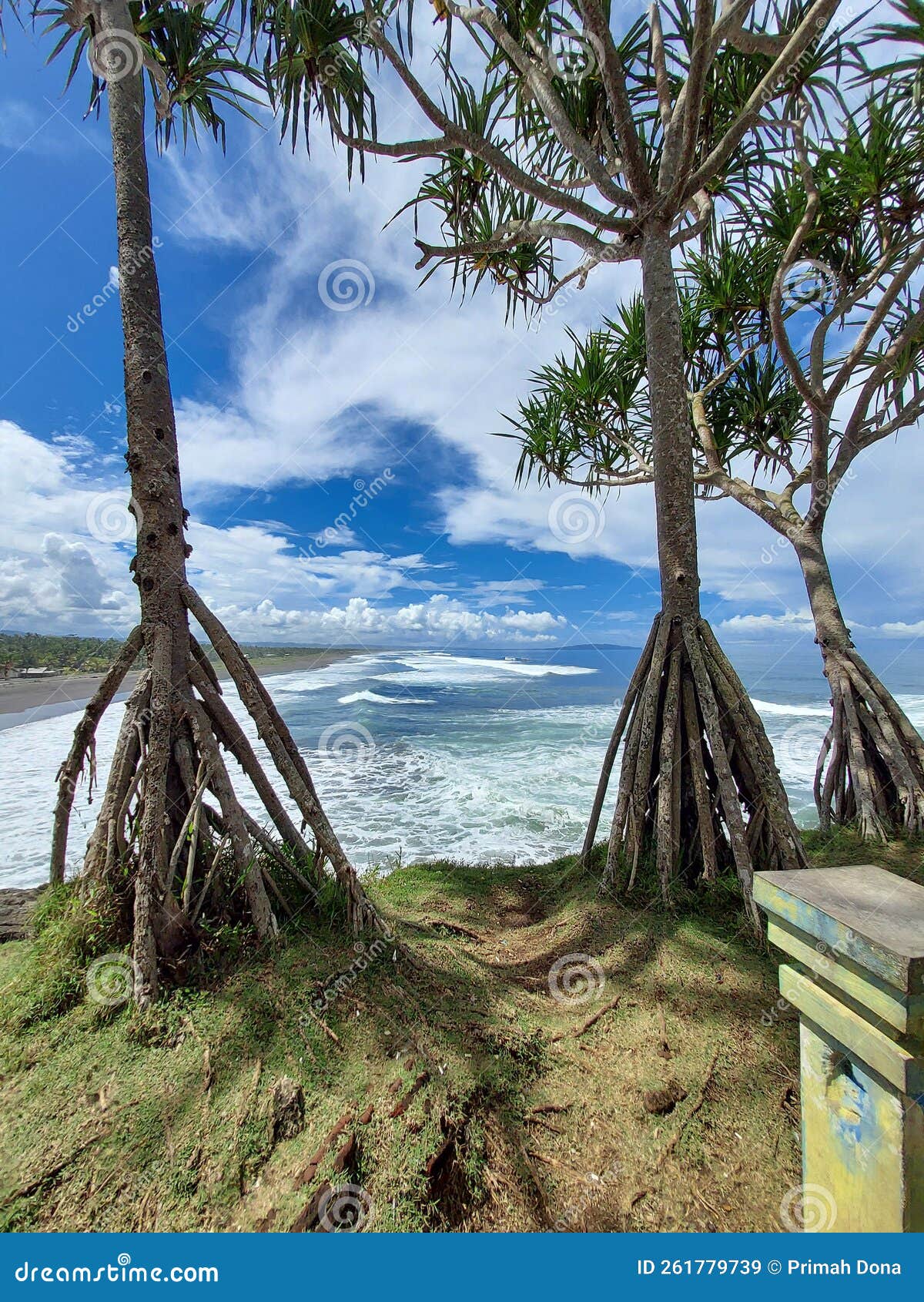 Batu Hiu Beach, Pangandaran Stock Image - Image of batu, bluesky: 261779739