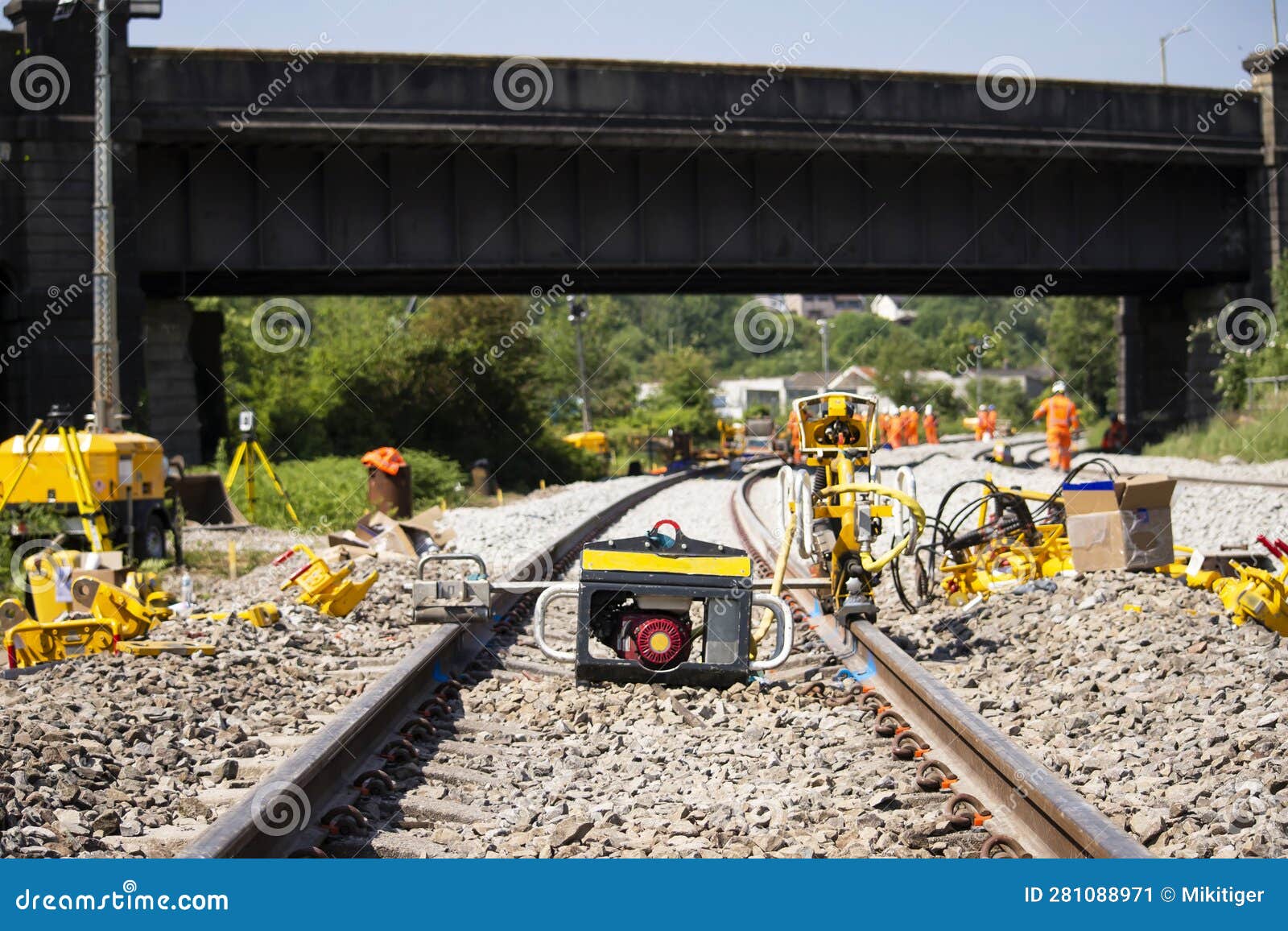 Bau Einer Gleisanlage Auf Einer Eisenbahnstrecke Stockbild - Bild von ...