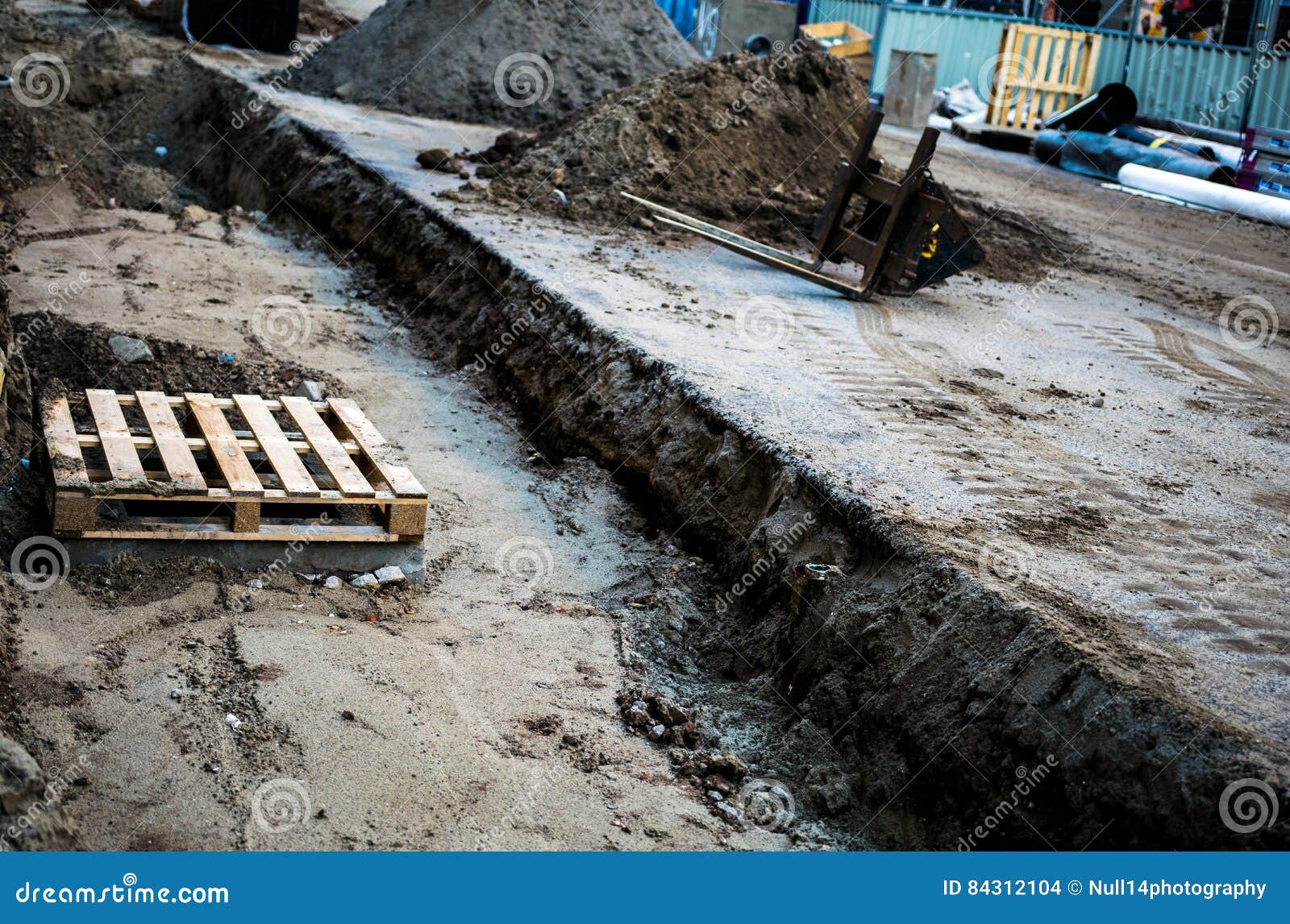 Bauarbeit in Amsterdam stockfoto. Bild von infrastruktur - 84312104