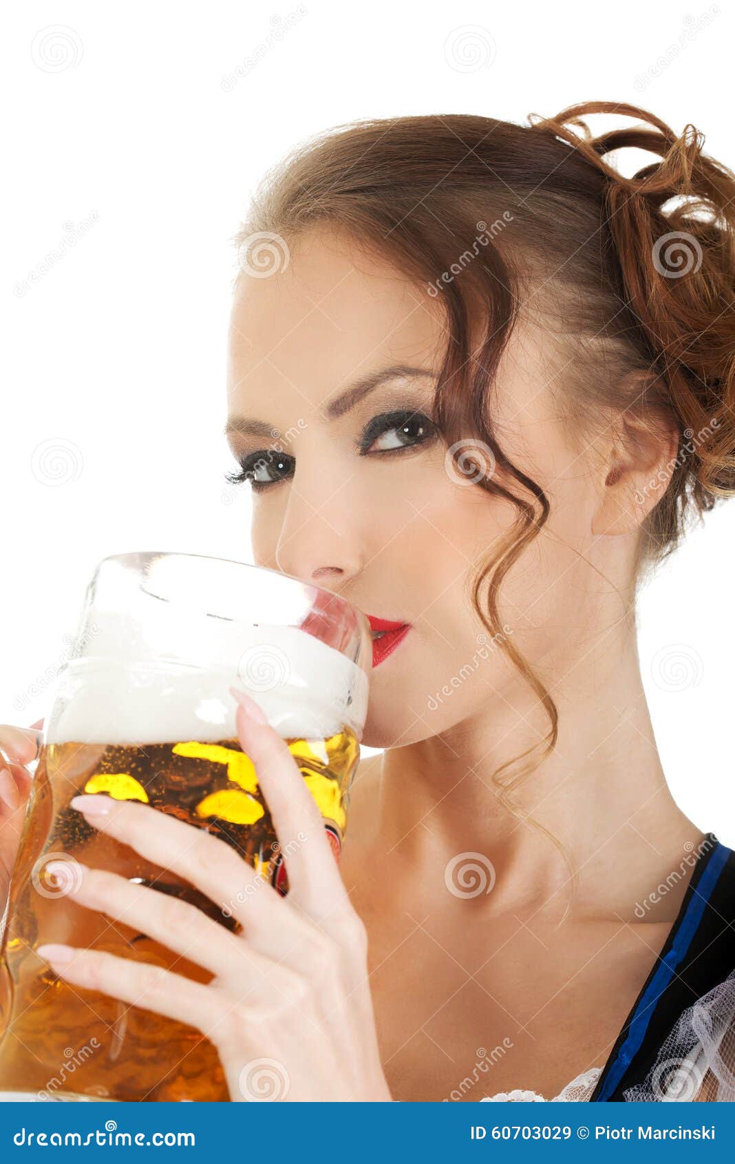 Bawarska kobieta pije piwo obraz stock. Obraz złożonej z potomstwa ...