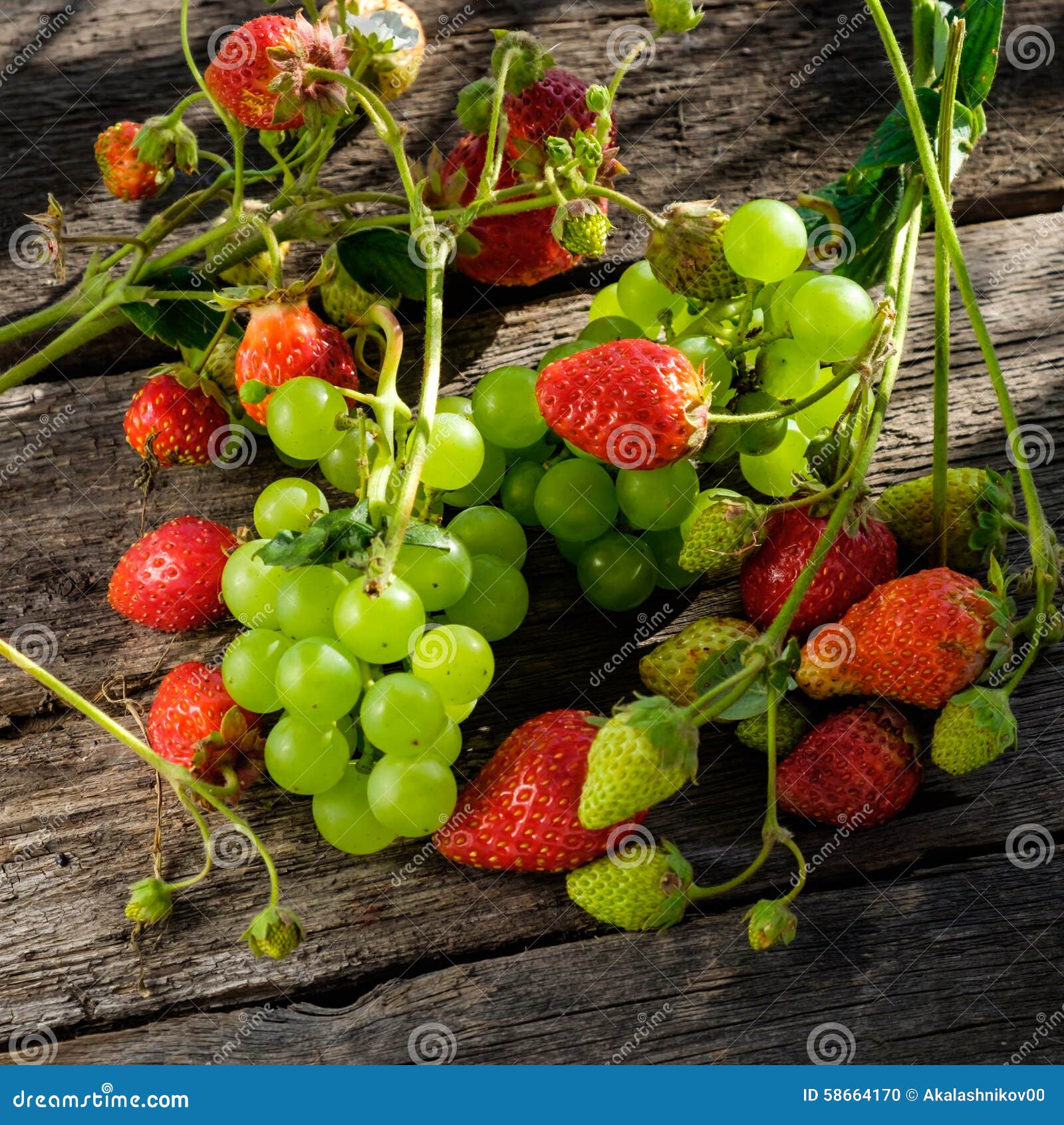 Baya foto de archivo. Imagen de postre, delicioso, jugo - 58664170
