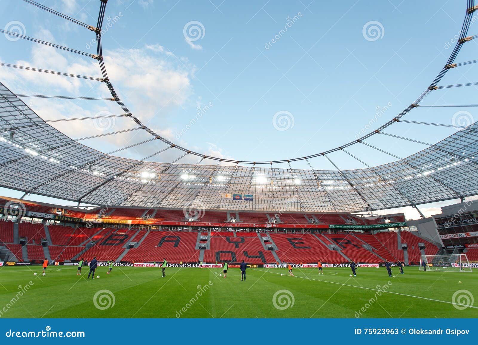 BayArena-Stadion redaktionelles stockfoto. Bild von übereinstimmung ...