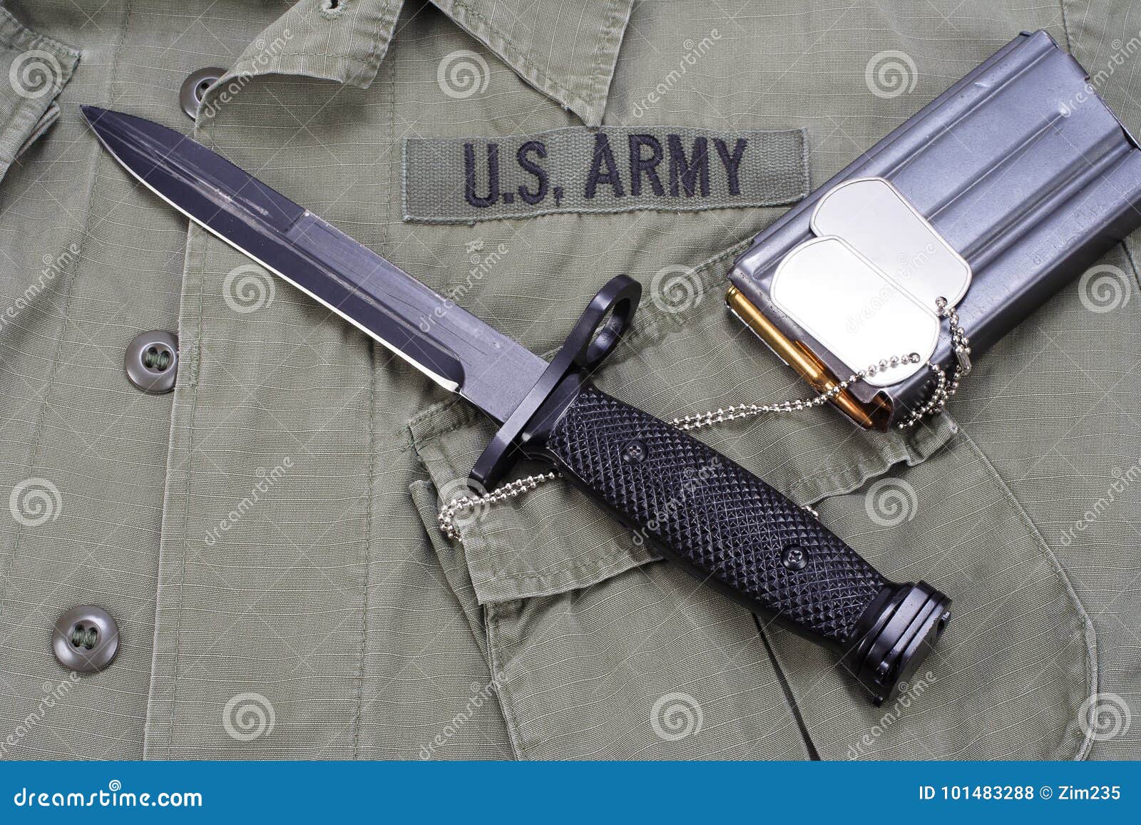 Bayoneta del rifle M16 foto de archivo. Imagen de arma - 101483288