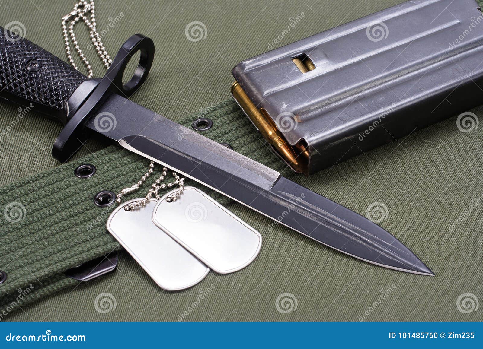 Bayoneta del rifle M16 foto de archivo. Imagen de metal - 101485760