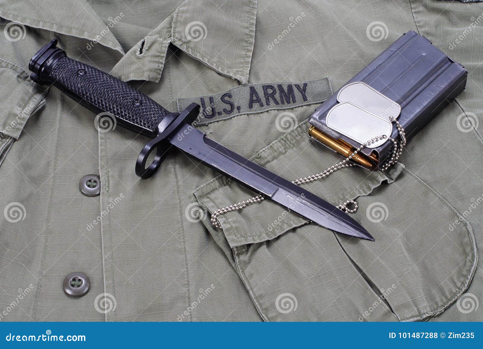 Bayoneta del rifle M16 foto de archivo. Imagen de etiquetas - 101487288