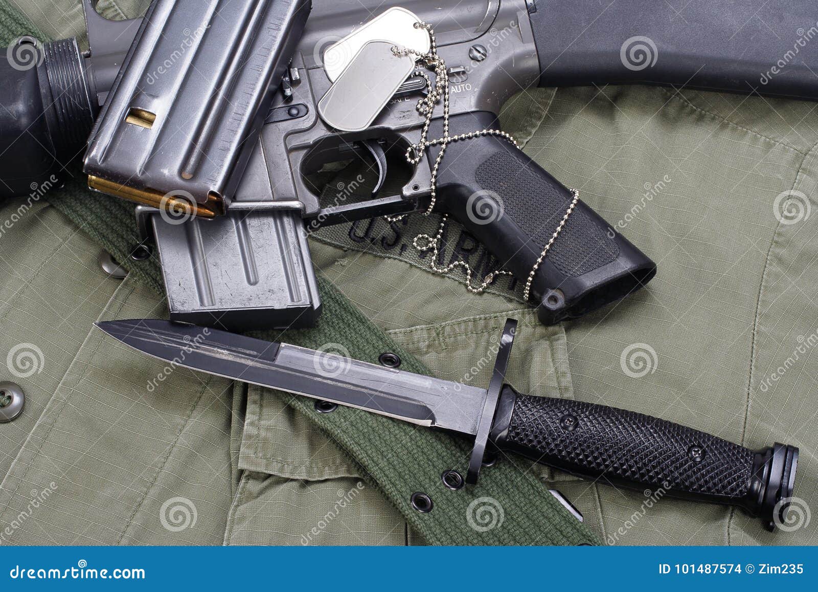 Bayoneta del rifle M16 foto de archivo. Imagen de metal - 101487574