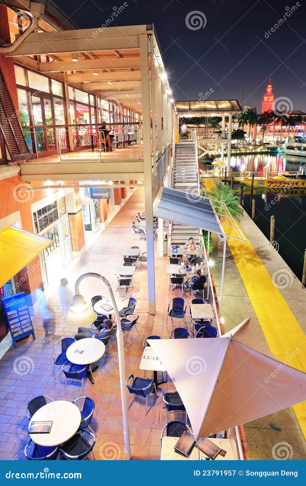 Bayside Marketplace Miami editorial photography. Image of reflection ...