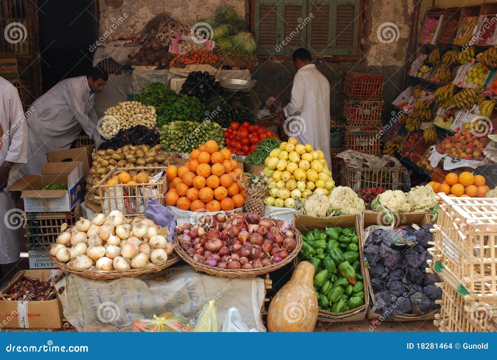 Bazaar editorial stock image. Image of sellers, onion - 18281464