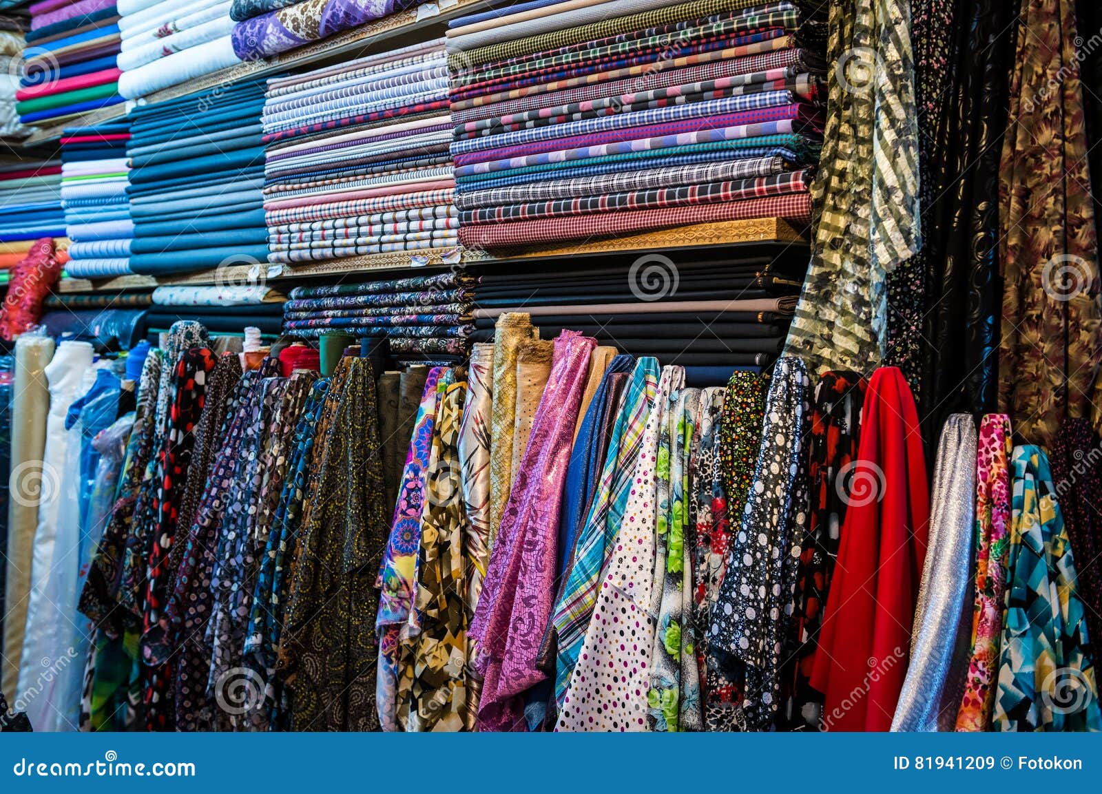 Bazaar in Kashan stock image. Image of fabrics, east - 81941209