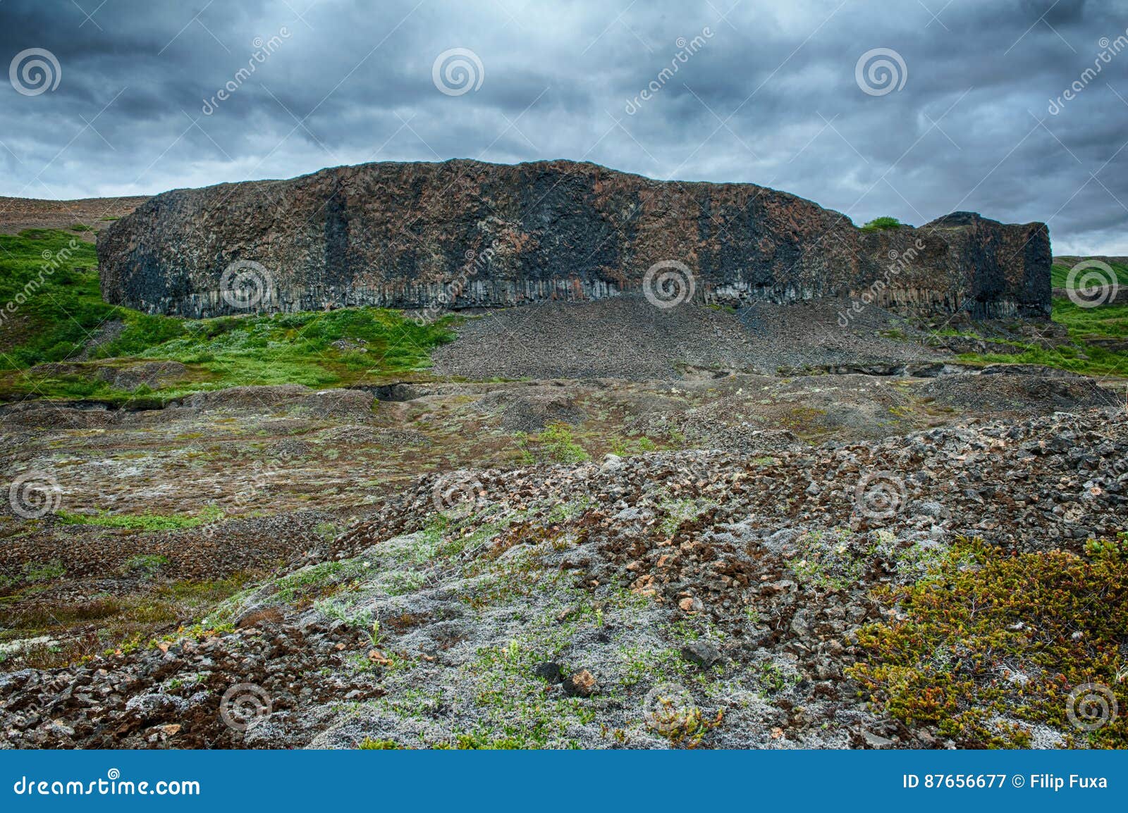 Bazalt skała obraz stock. Obraz złożonej z islandia, naturalny - 87656677