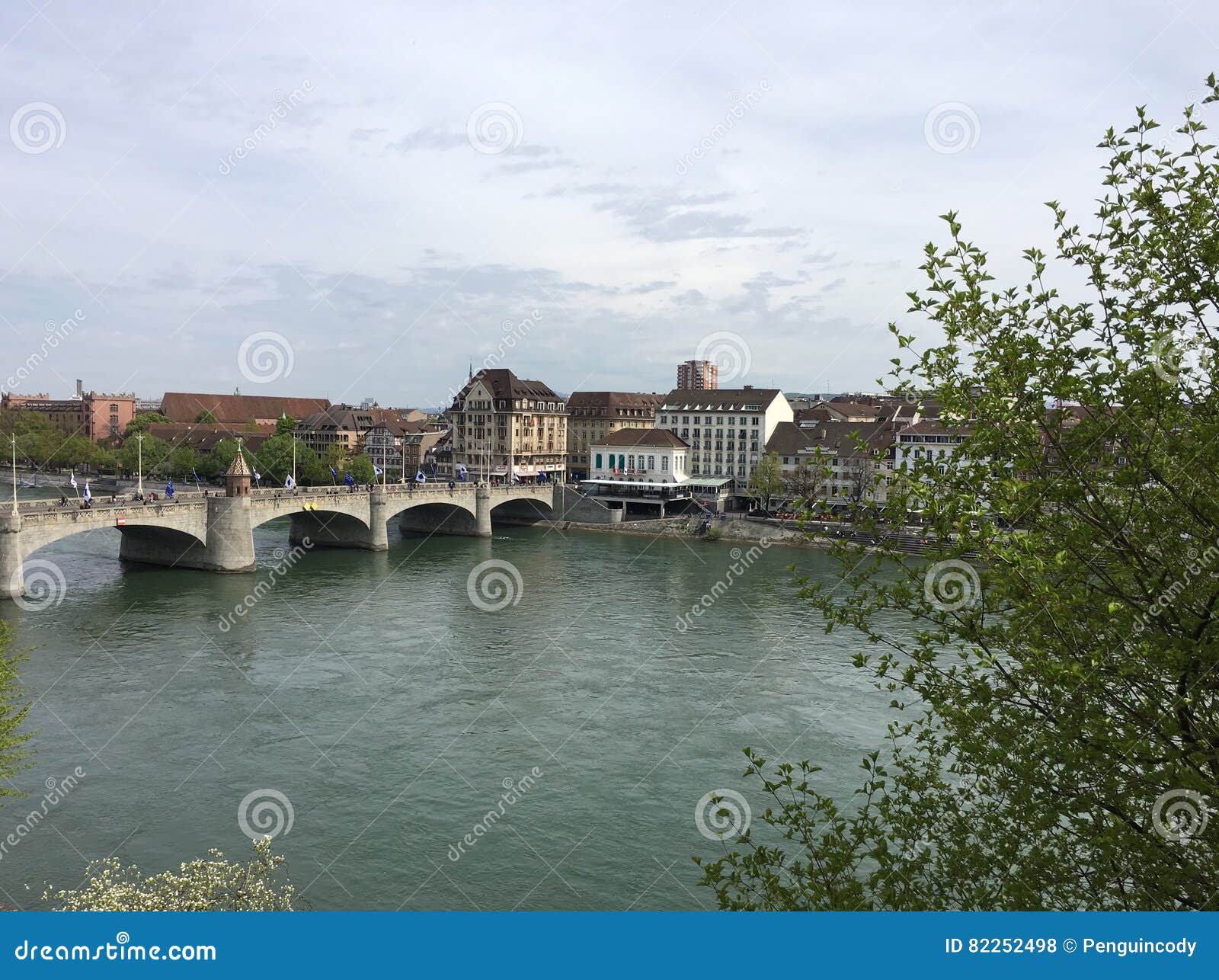 Bazel stock foto. Image of zwitserland, bazel, brug, mening - 82252498