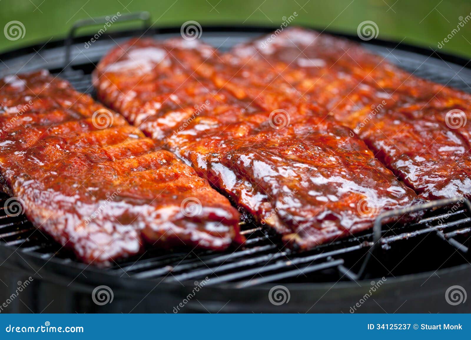 BBQ Ribben stock afbeelding. Image of buiten, troep, louis - 34125237