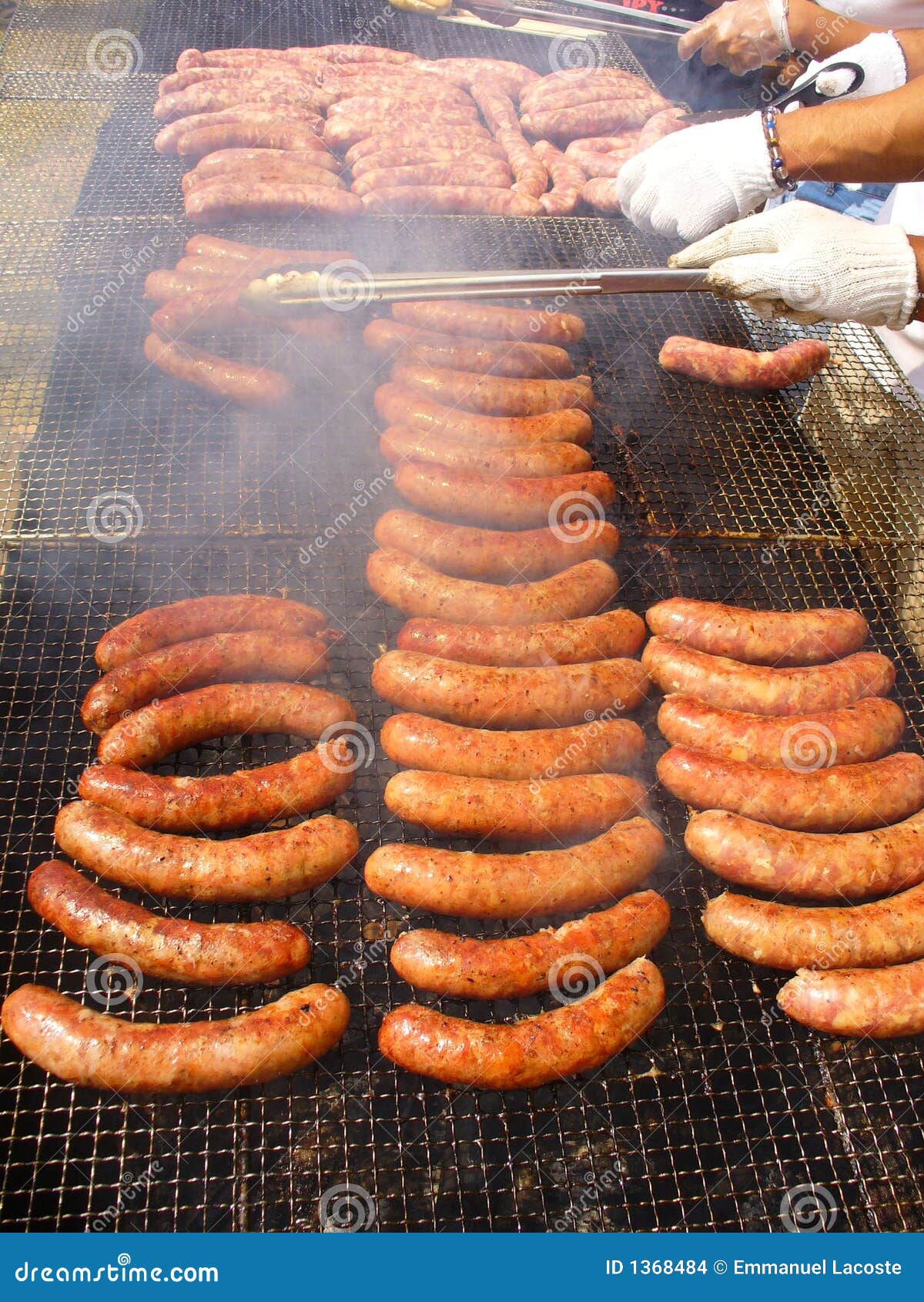Bbq-Wurst stockfoto. Bild von kurve, fleisch, nahrung - 1368484