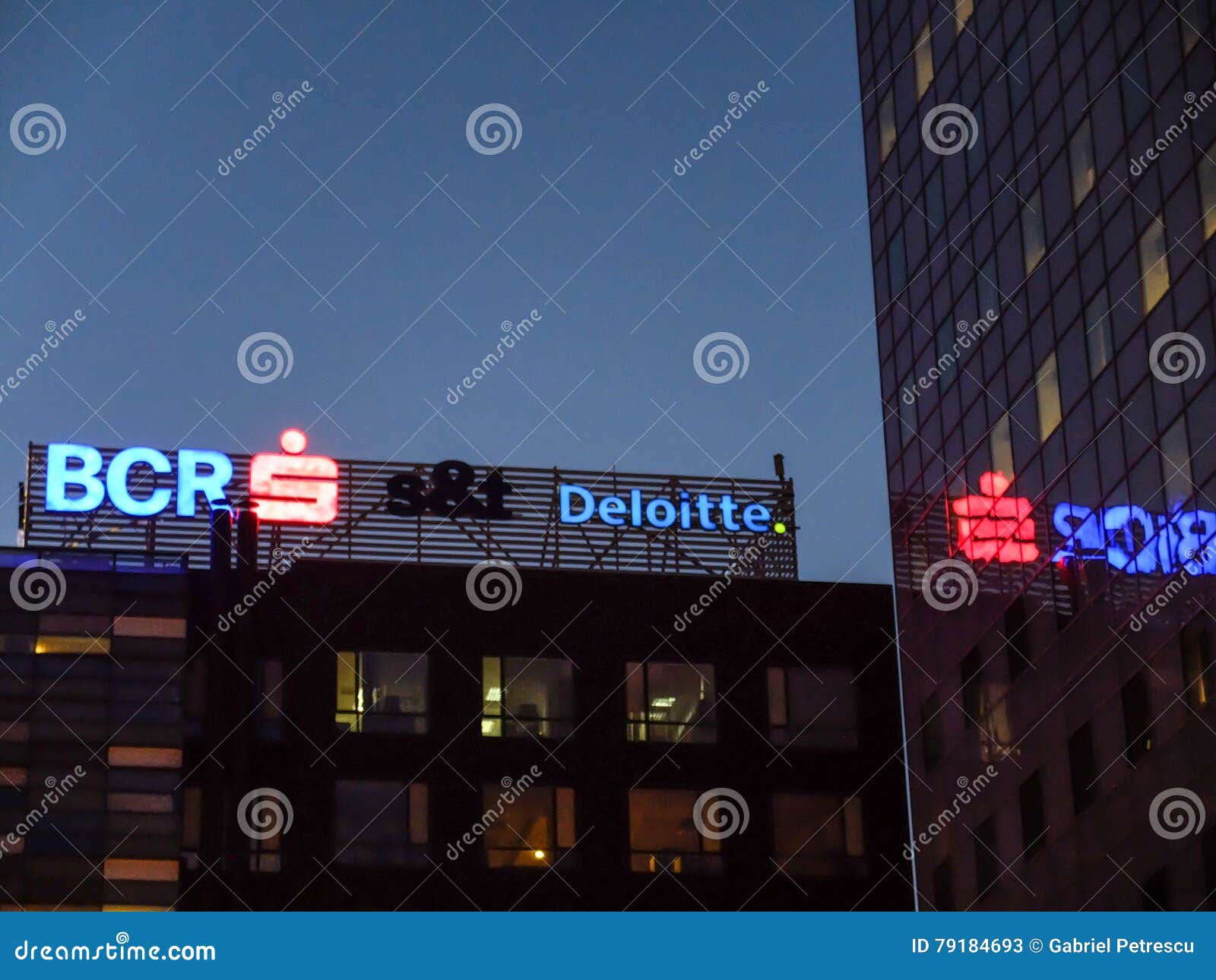 BCR Y Logotipos De Deloitte Foto de archivo editorial - Imagen de ...