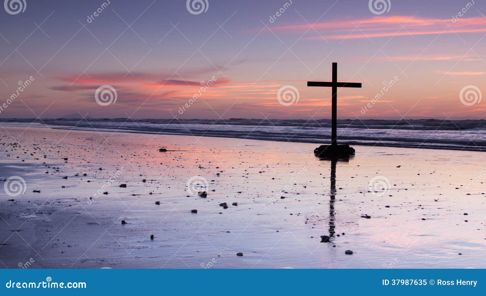 The Beach Cross stock image. Image of silhouette, religious - 37987635