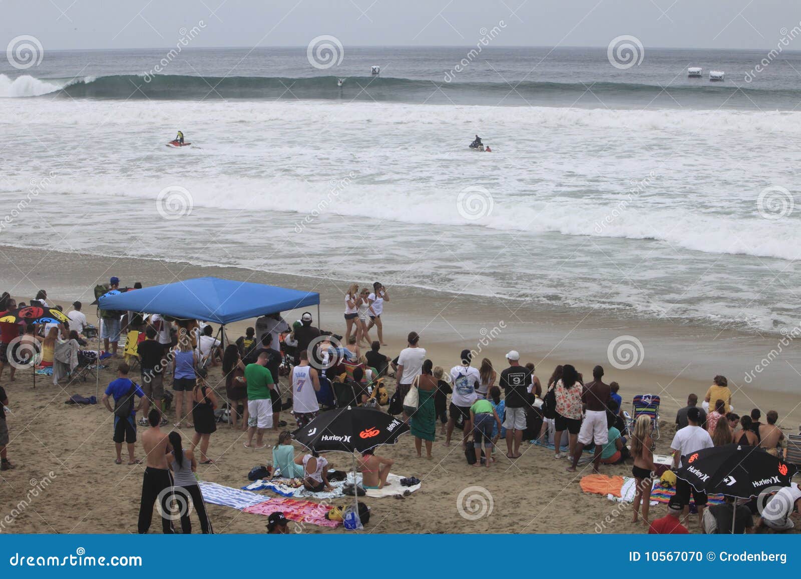 Beach crowd editorial image. Image of crowded, holiday - 10567070