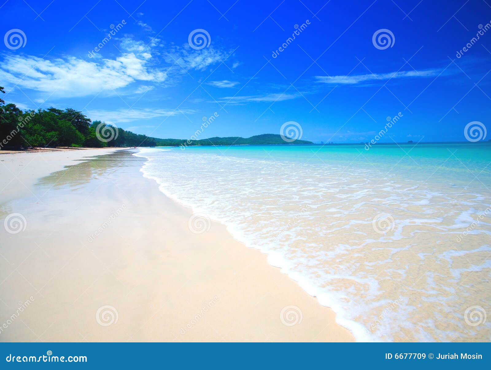 Beach with Crystal Clear Blue Waters Stock Image - Image of paradise ...