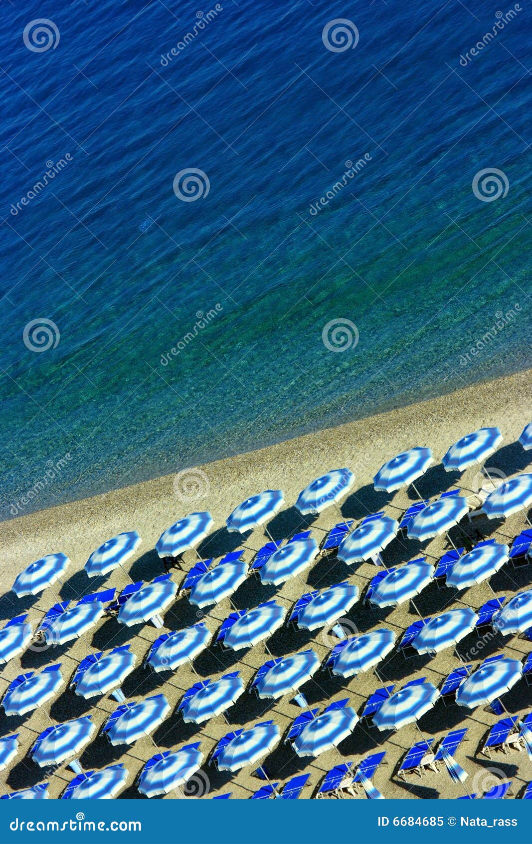 Beach geometry vertical stock image. Image of coast, parasol - 6684685