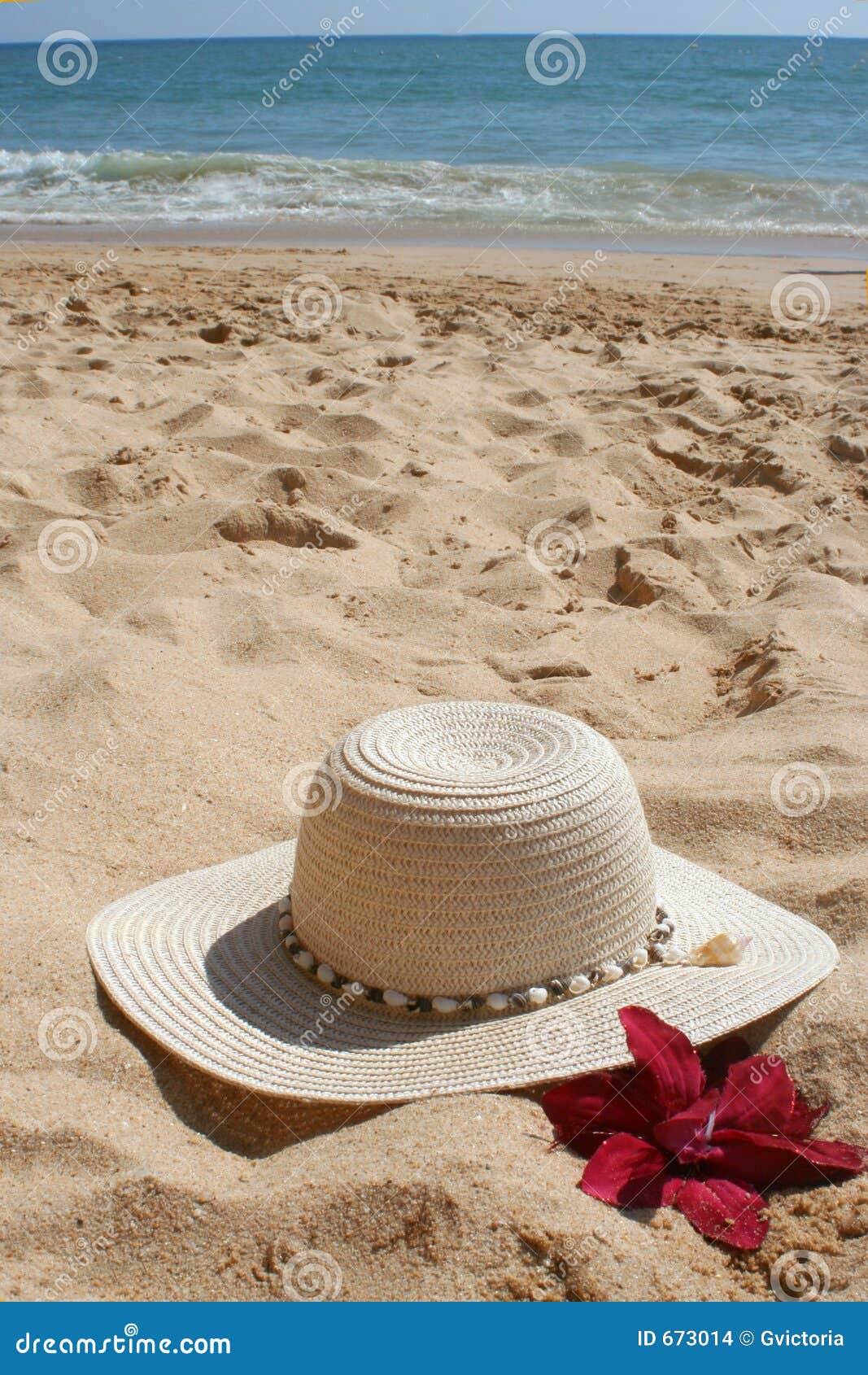 Beach hat stock photo. Image of ocean, resorts, summer - 673014