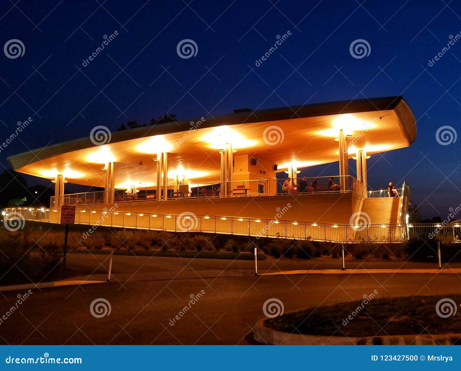 Metroparks Edgewater Beach House in Cleveland, Ohio Editorial Image ...