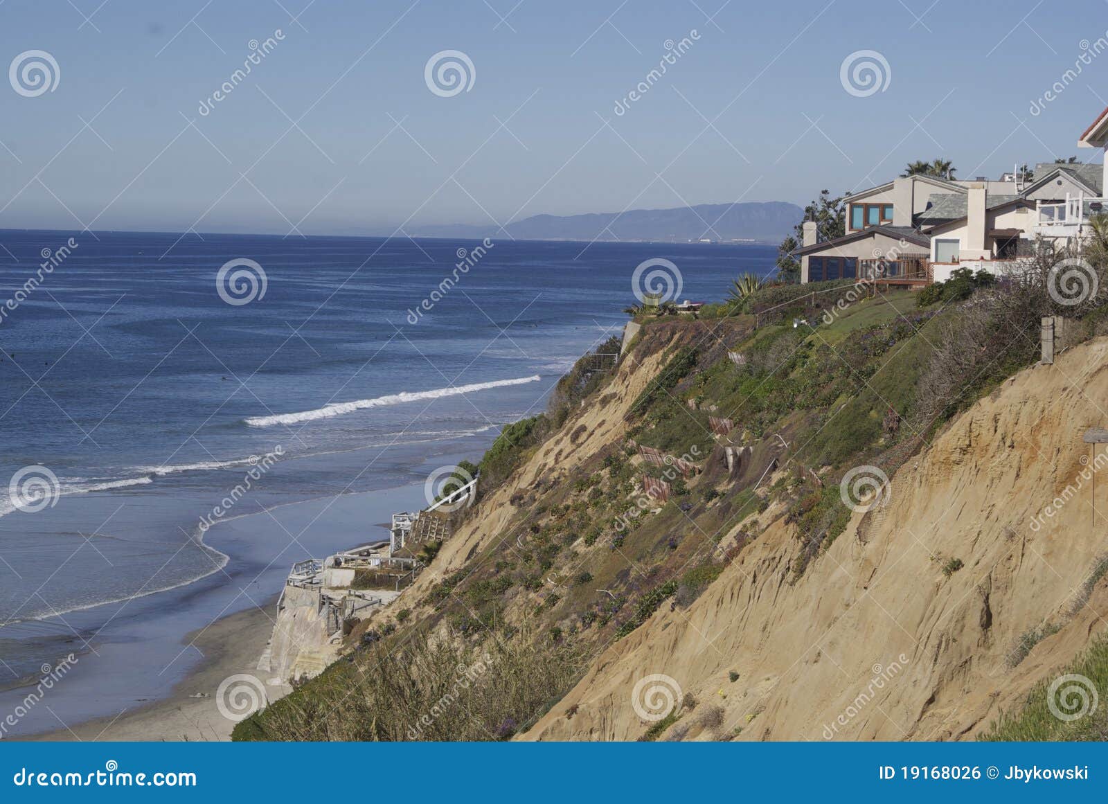 Beach House Overlooking Ocean Stock Photo - Image of seascape, exterior ...