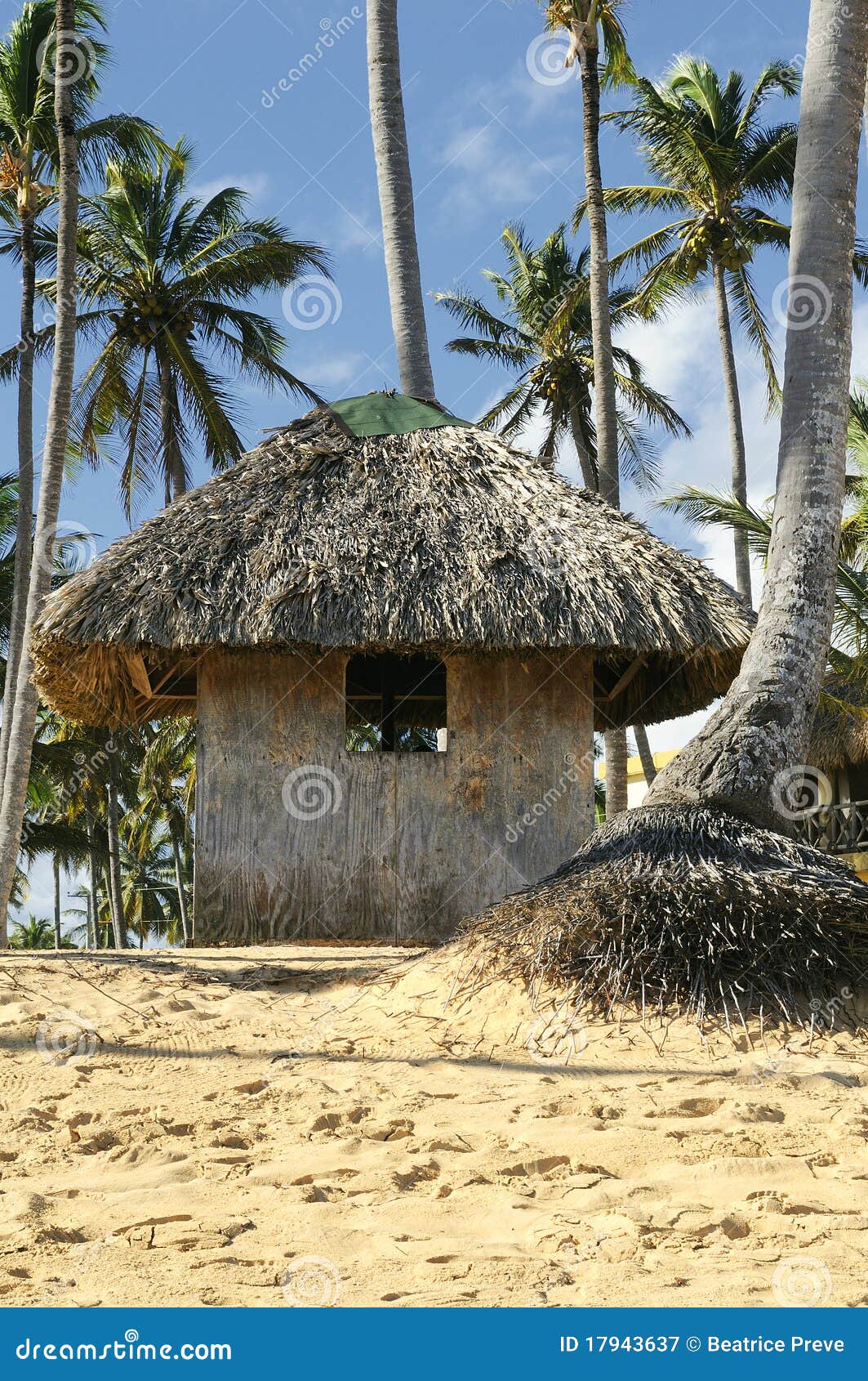 Beach hut stock image. Image of gulf, resort, summer - 17943637