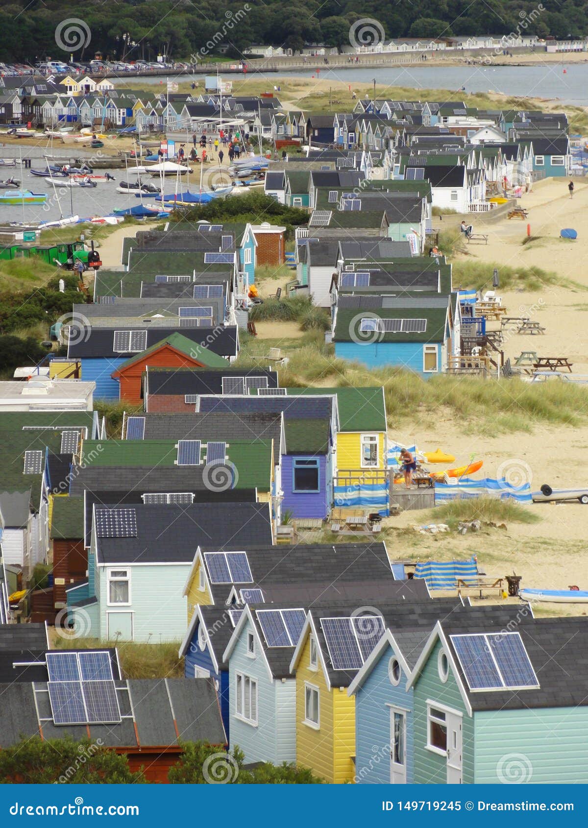 The Beach Huts on Mudeford Spit Editorial Image - Image of view, bright ...