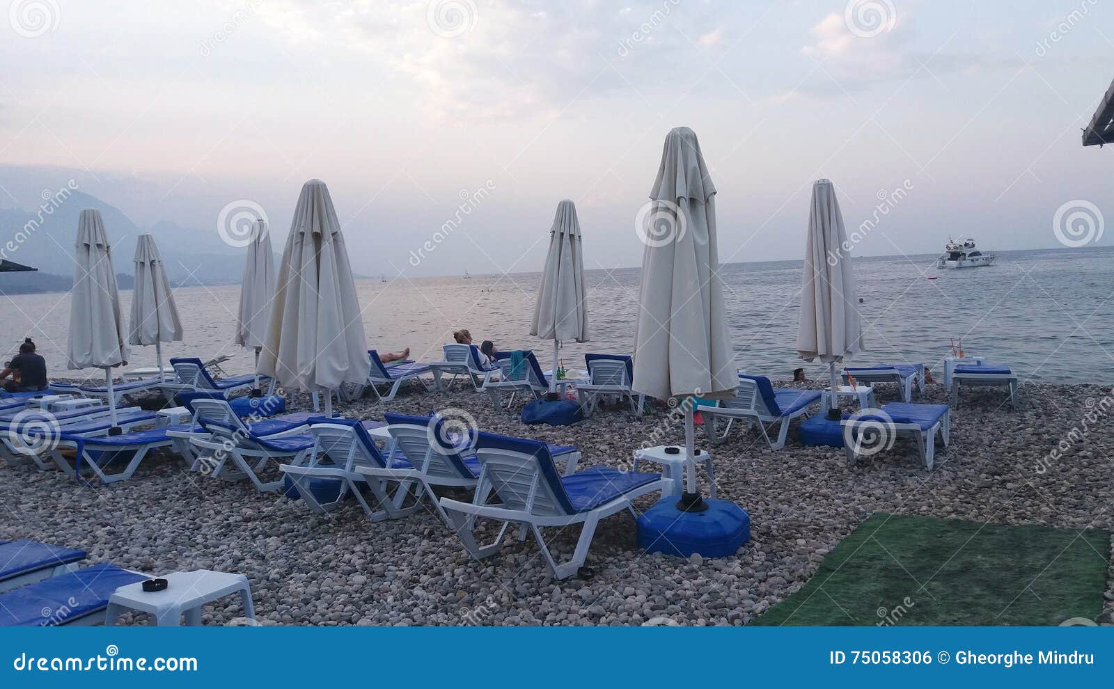 Beach in Kemer Antalya editorial photo. Image of water - 75058306
