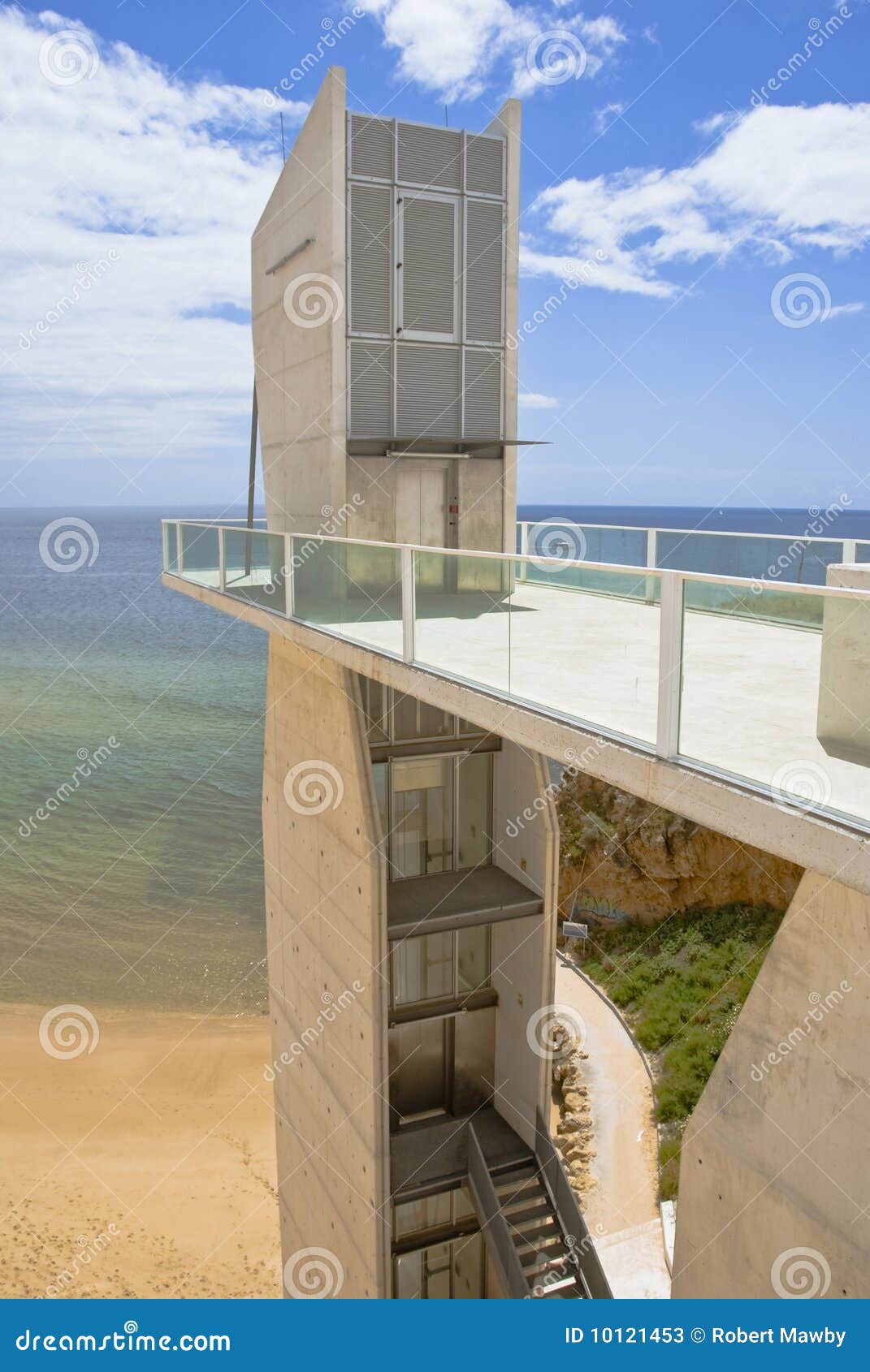 Beach Lift Picture. Image: 10121453