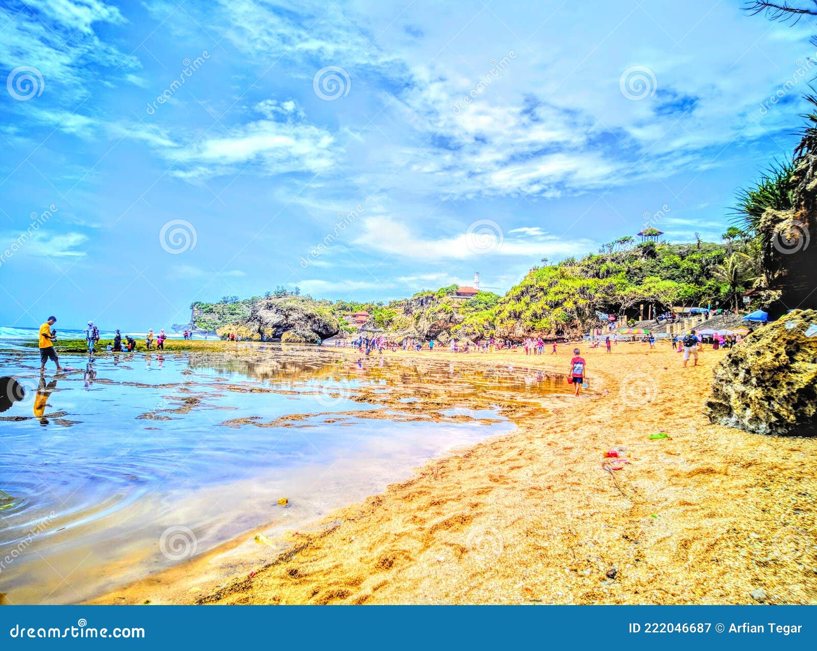 Beach on peace editorial photography. Image of water - 222046687