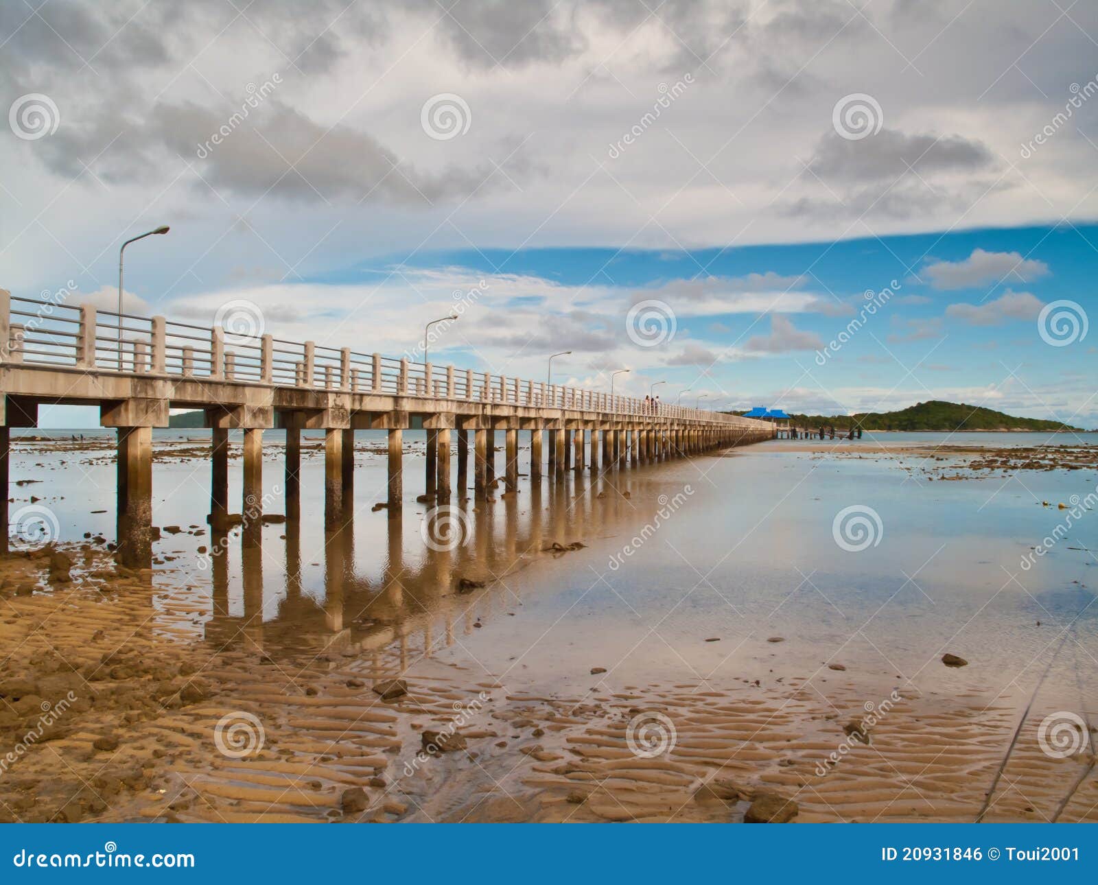 Beach and pier stock photo. Image of jetty, infinity - 20931846