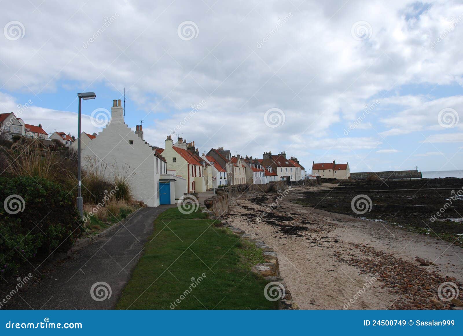 Beach at Pittenweem stock image. Image of dull, river - 24500749