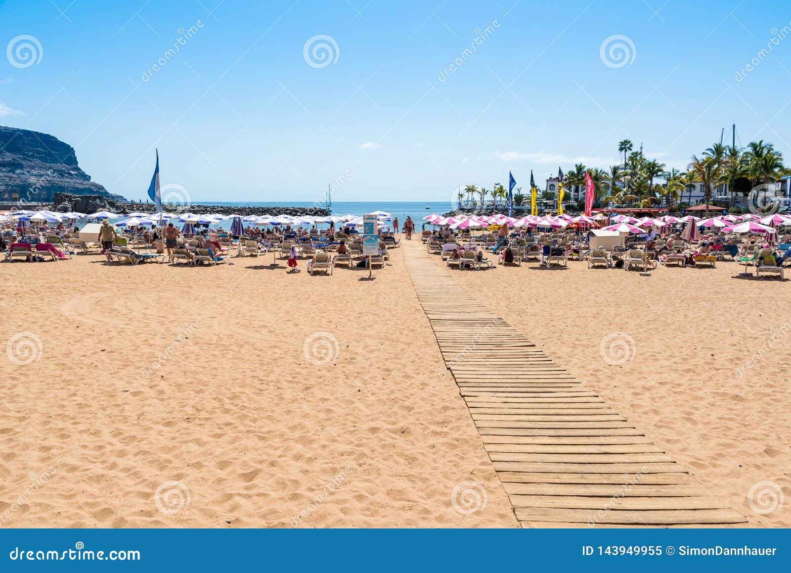 Beach at Puerto Mogan - Playa Mogan Editorial Image - Image of cloud ...