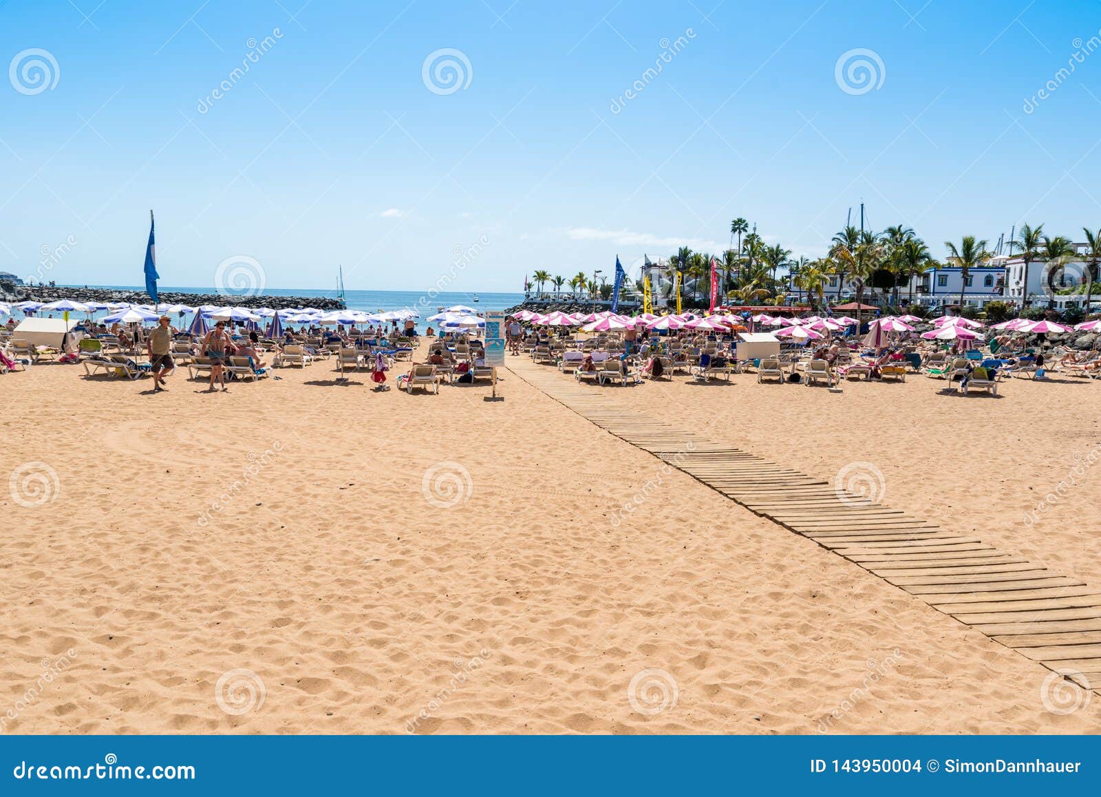 Beach at Puerto Mogan - Playa Mogan Editorial Stock Image - Image of ...