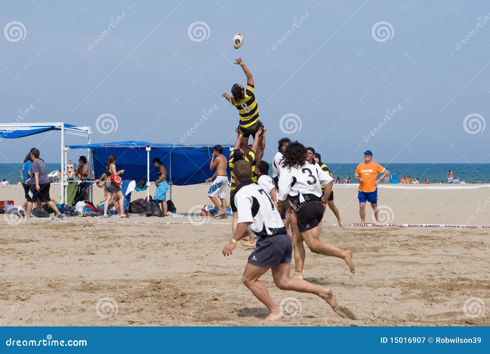 Beach Rugby editorial photography. Image of players, sport - 15016907