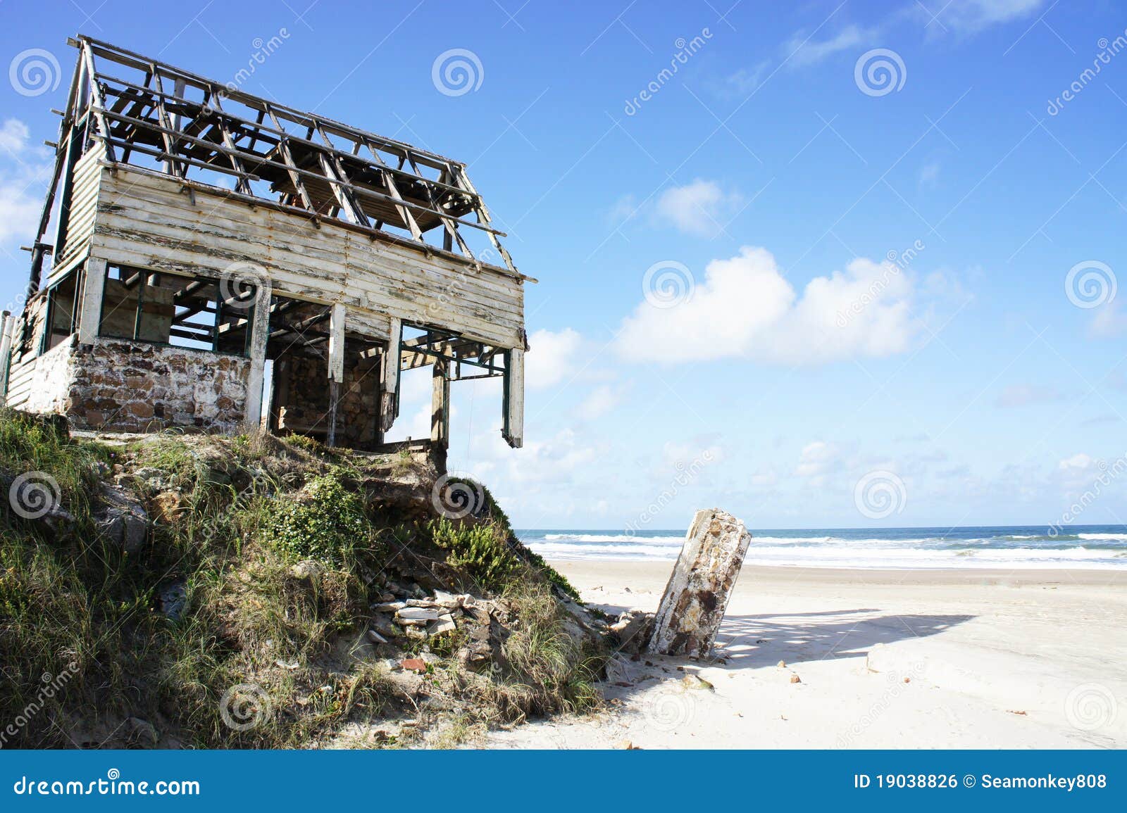 Beach Shack Royalty Free Stock Image - Image: 19038826