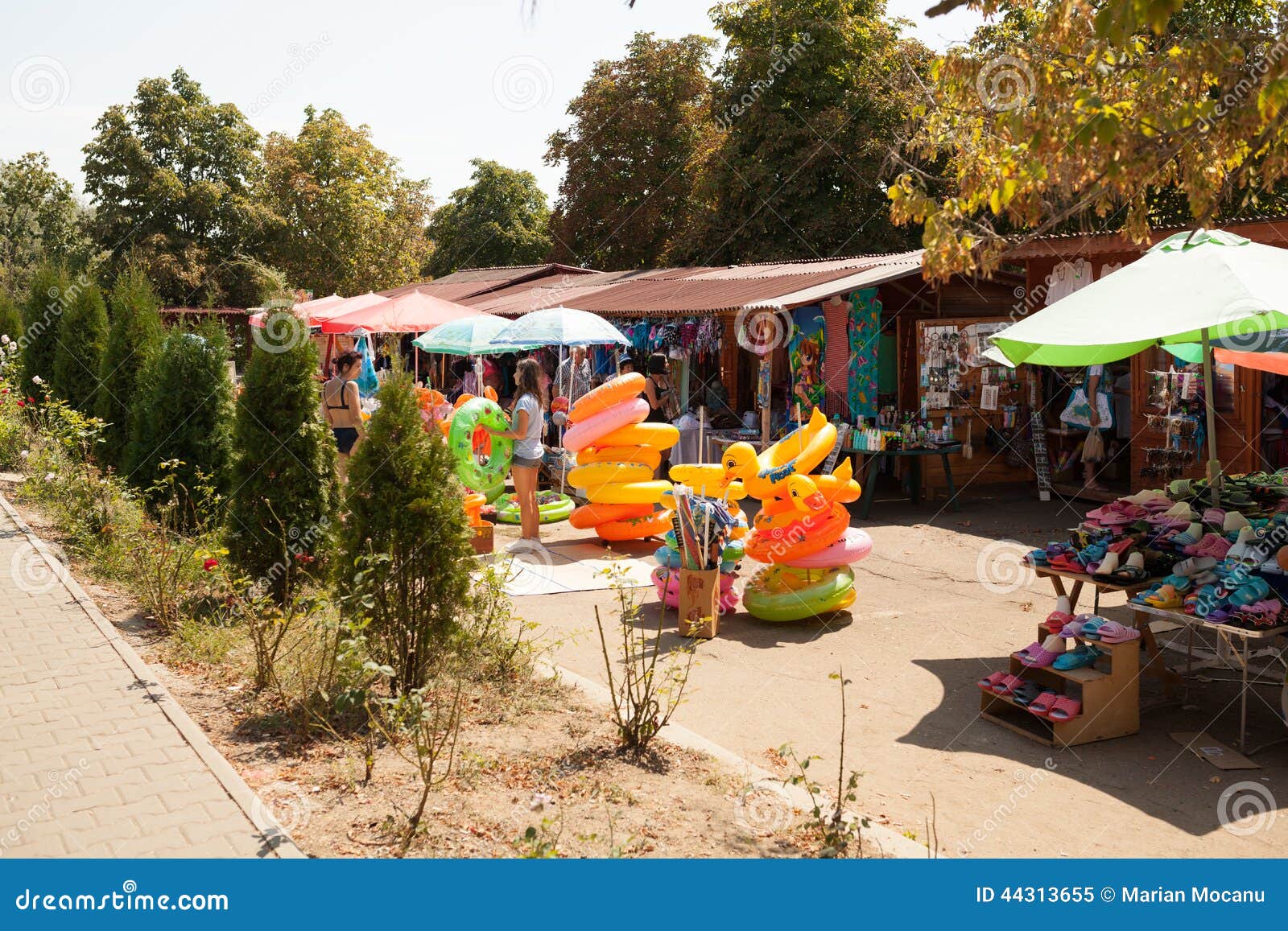 Beach shop facade editorial image. Image of promenade - 44313655