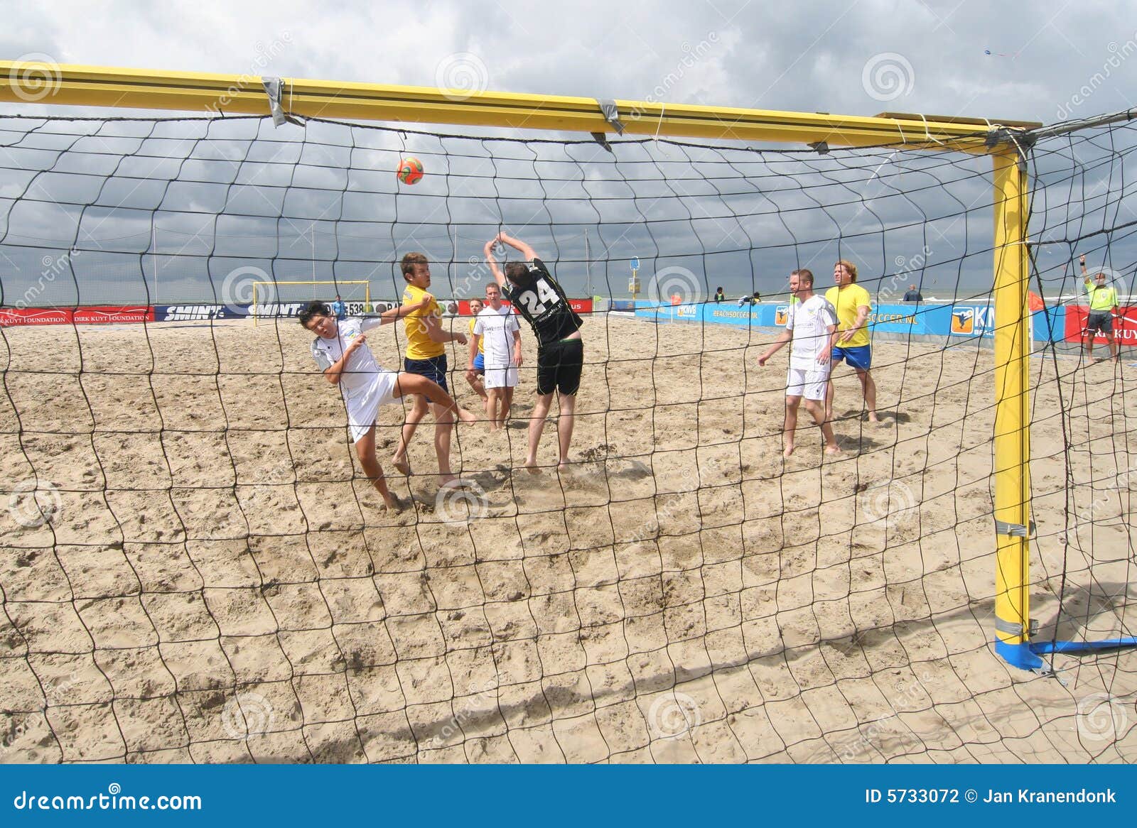 Beach Soccer editorial photography. Image of scheveningen - 5733072