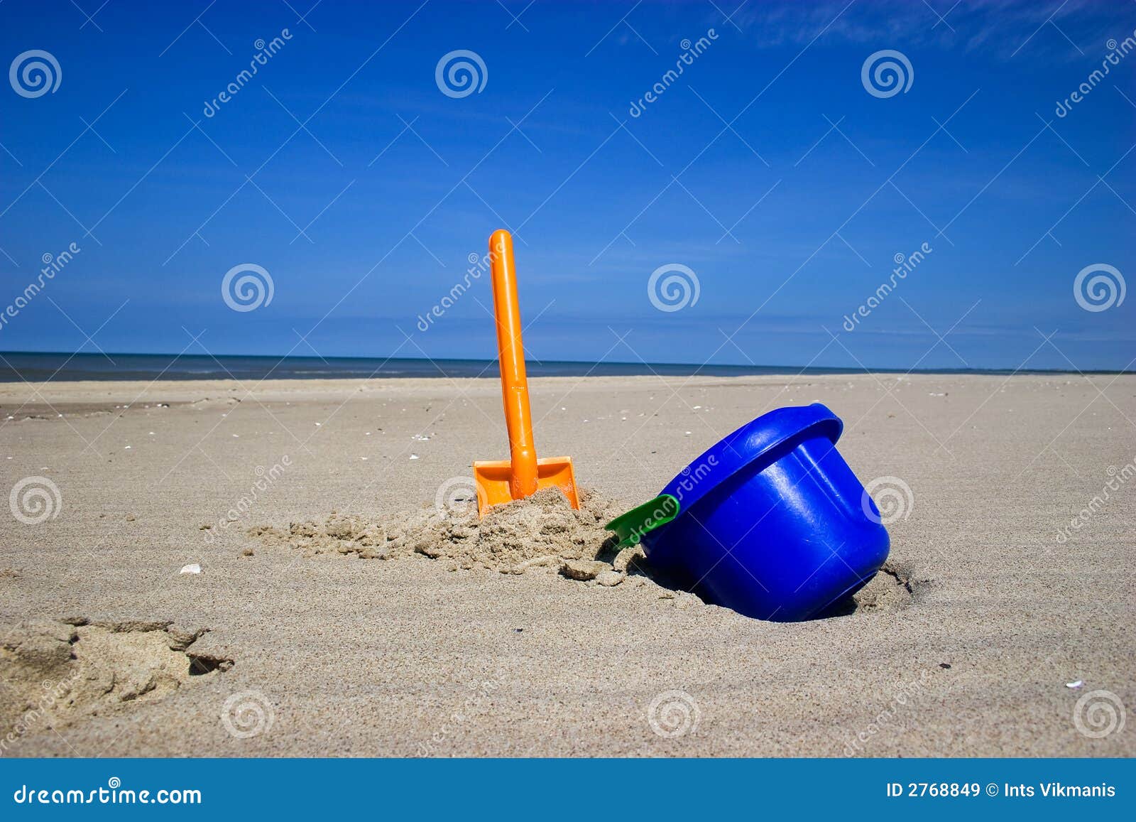 Beach spade and bucket stock image. Image of small, seaside - 2768849