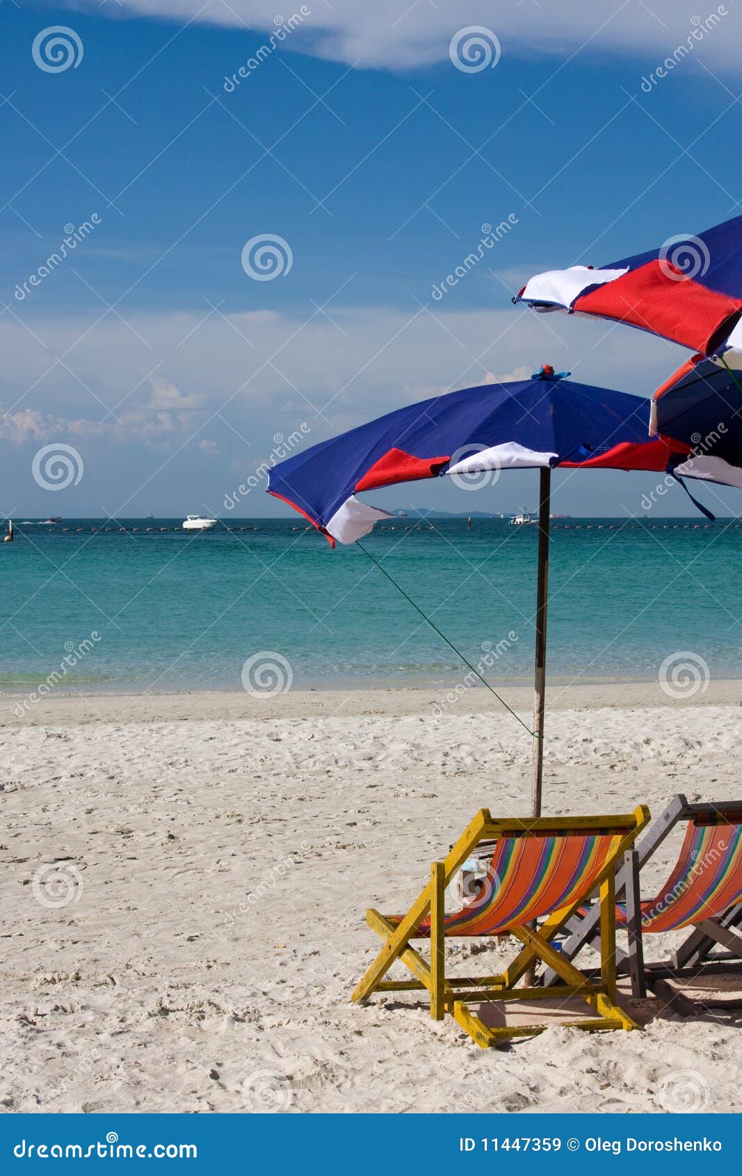 Beach on a sunny day. stock image. Image of lounge, coast - 11447359