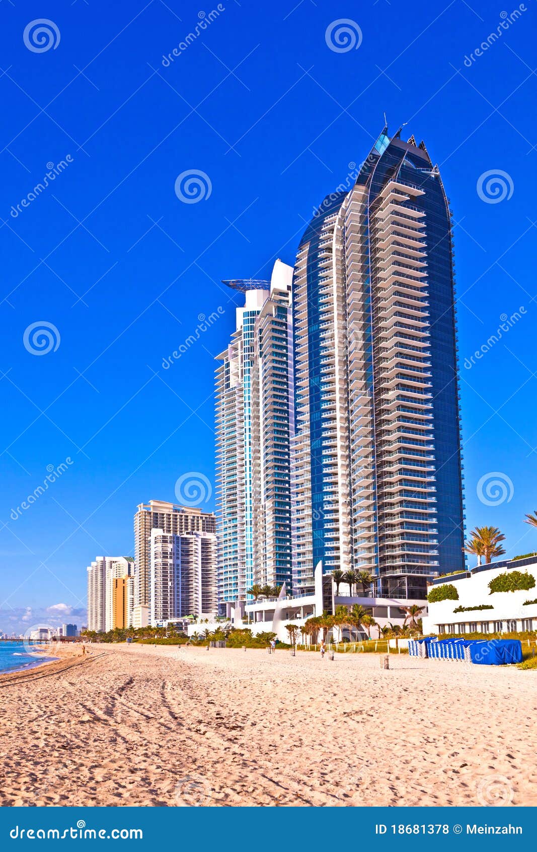 Beach at Sunny Islands, Miami Early Morning Stock Photo - Image of ...