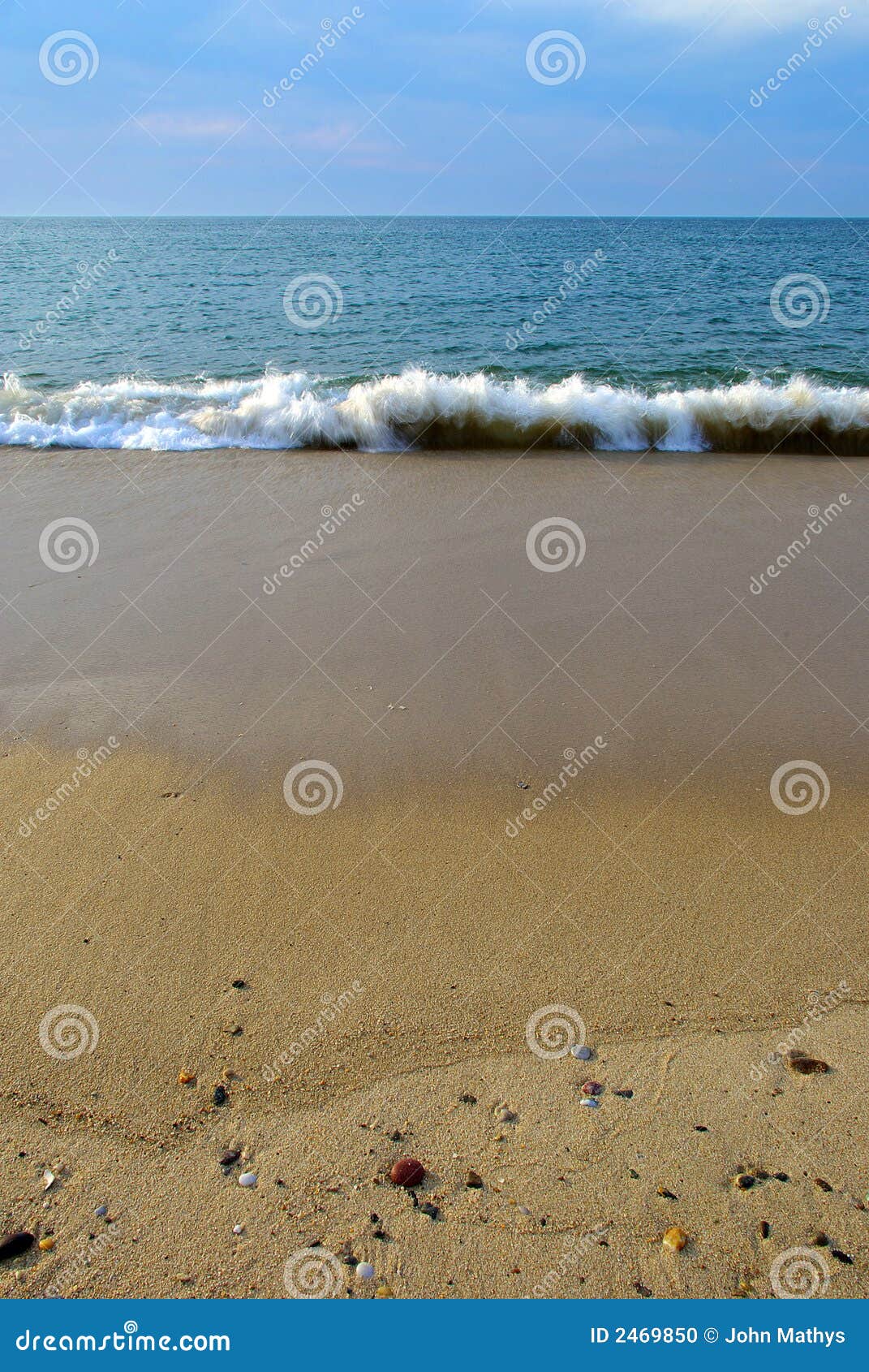 Beach and tide stock photo. Image of horizon, seaside - 2469850