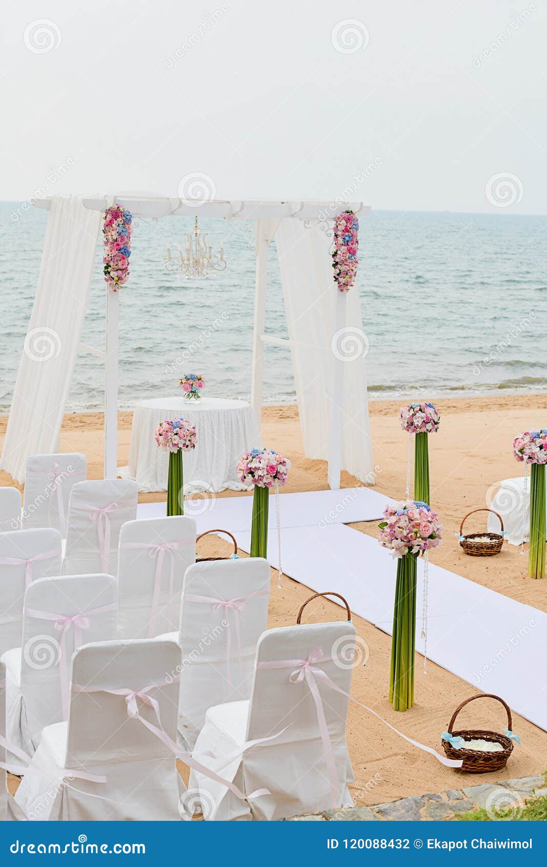Beach Wedding Ceremony on the Beach with Sea and Sky in Romantic Stock ...